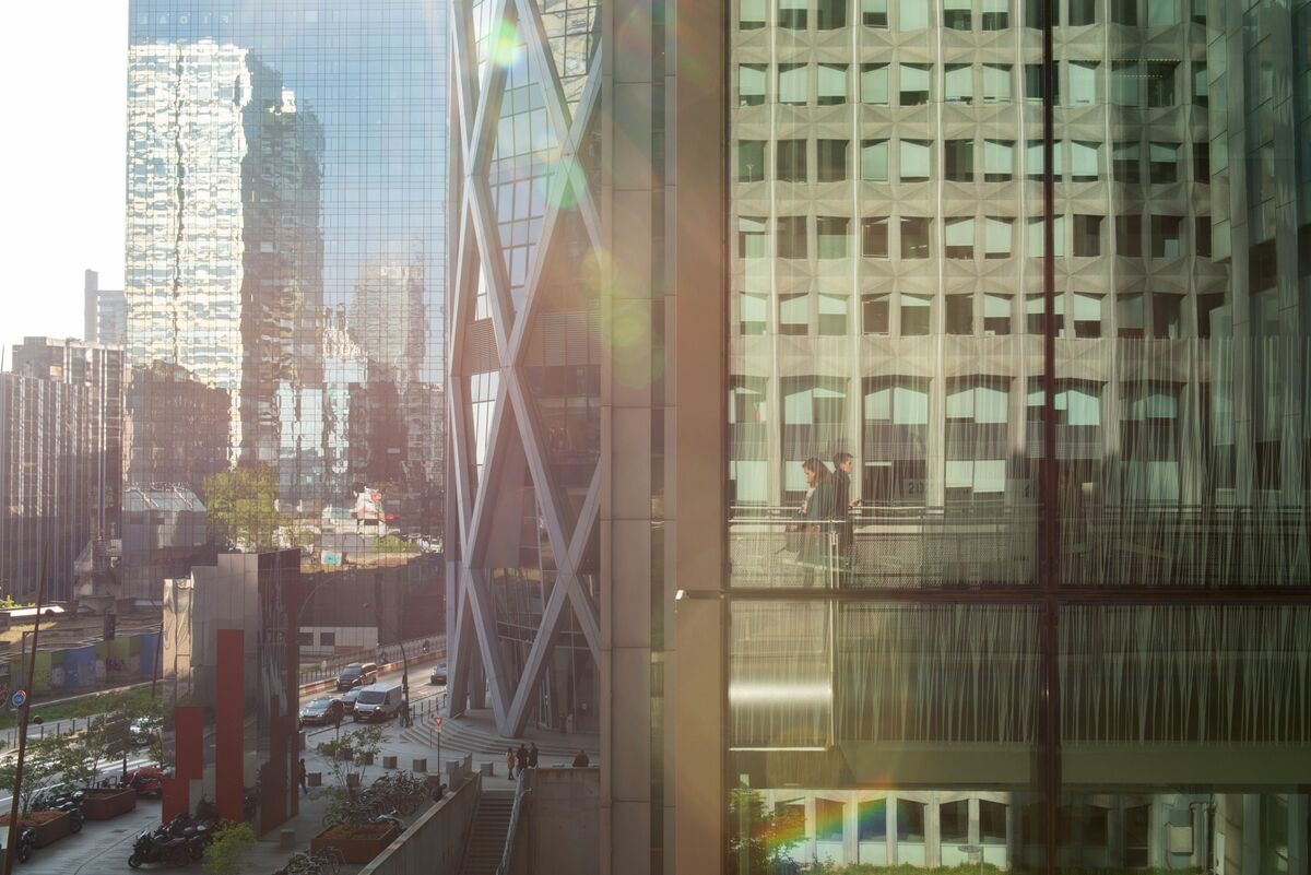 French PE Firm Ardian Raises €3.2 Billion Mid-Cap Growth Fund - Bloomberg French PE Firm Ardian Raises €3.2 Billion Mid-Cap Growth Fund - Bloomberg