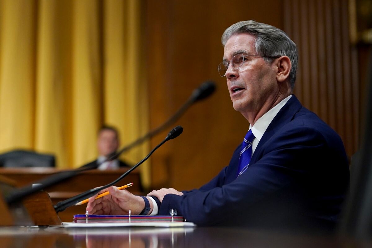 Congress Misled About DOGE by Treasury’s Bessent: Senate Democrat Wyden ...