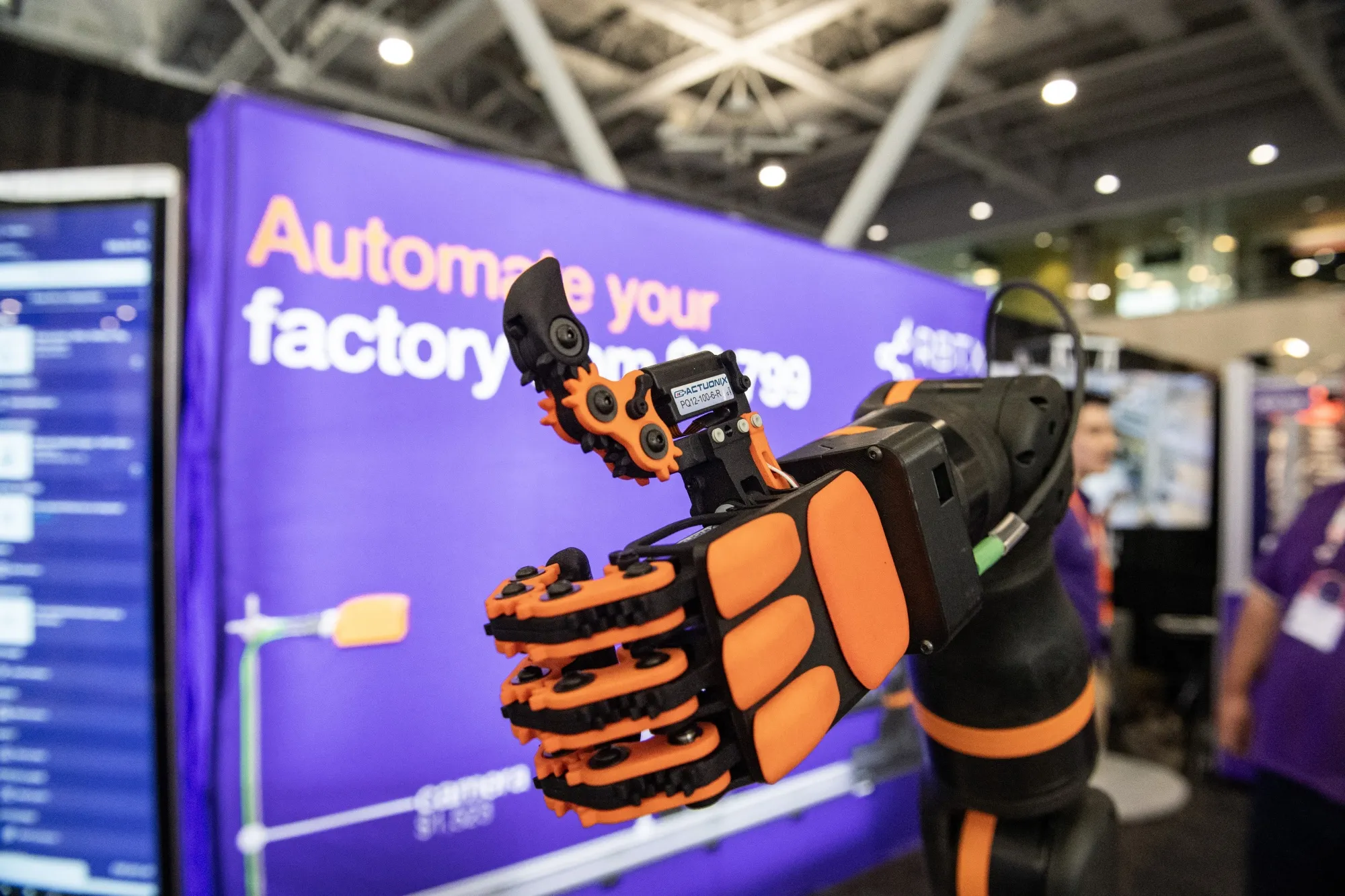 AI Androids: Elon Musk’s Robotopia Will Bloom in Aging Europe - Bloomberg