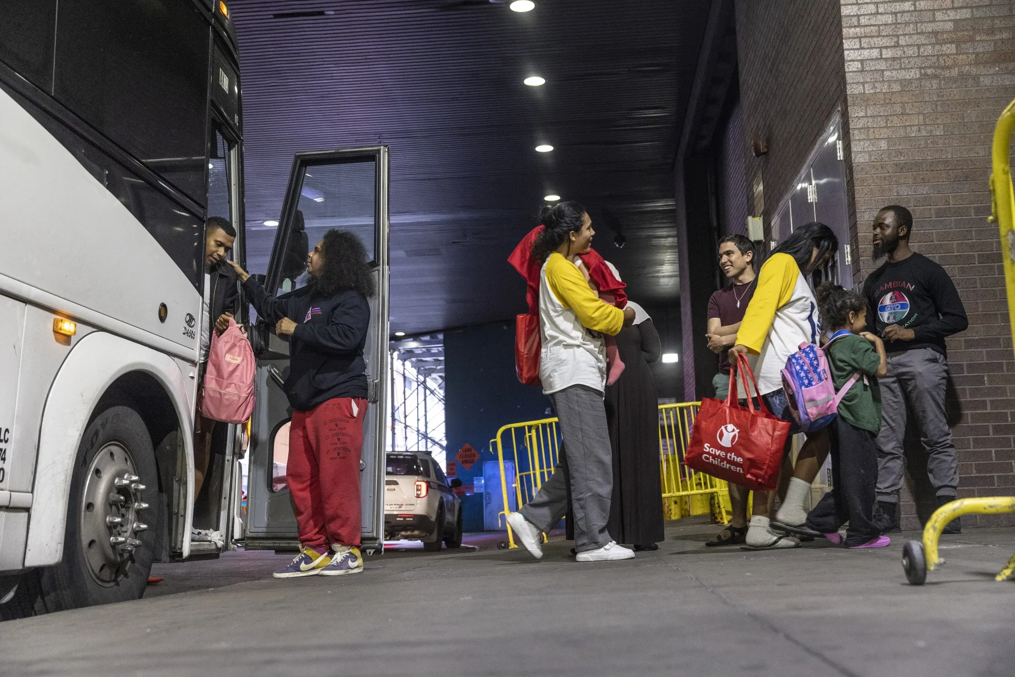 NYC Sues Texas Bus Companies Bringing Migrants for $708 Million - Bloomberg