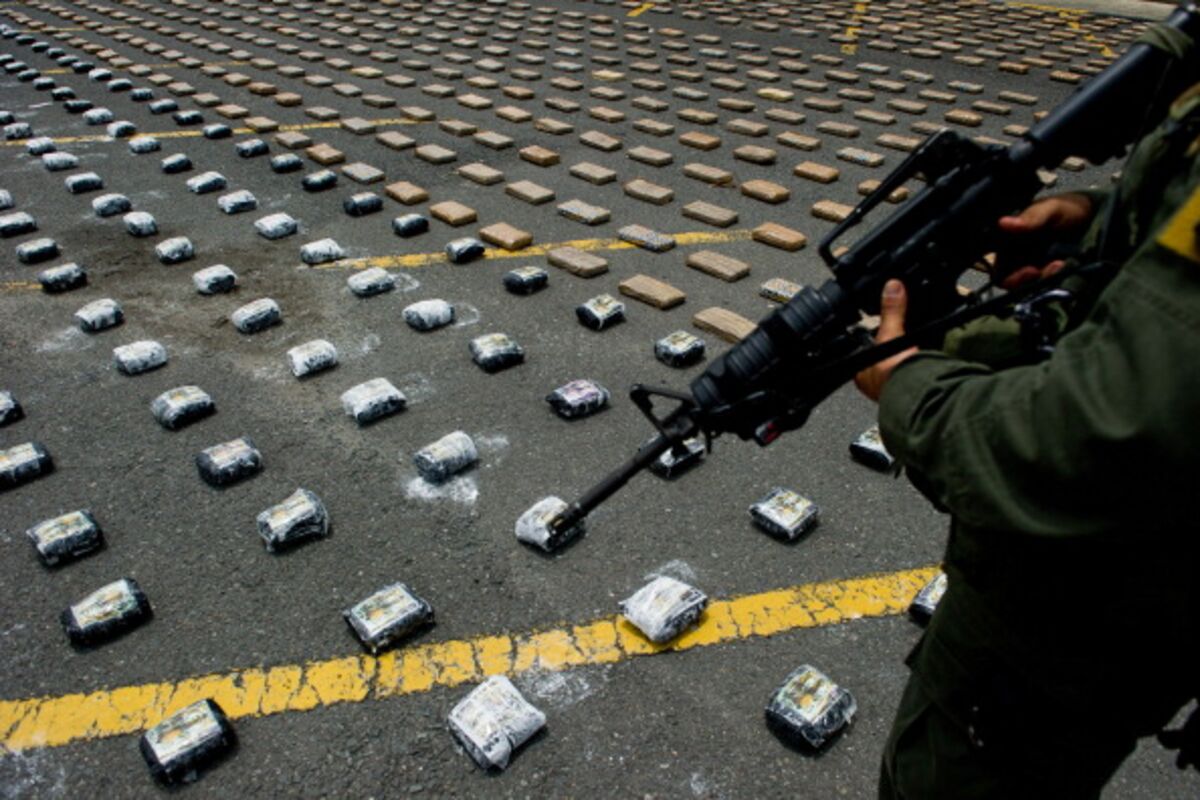 How the DEA Ditched an Informant - Bloomberg