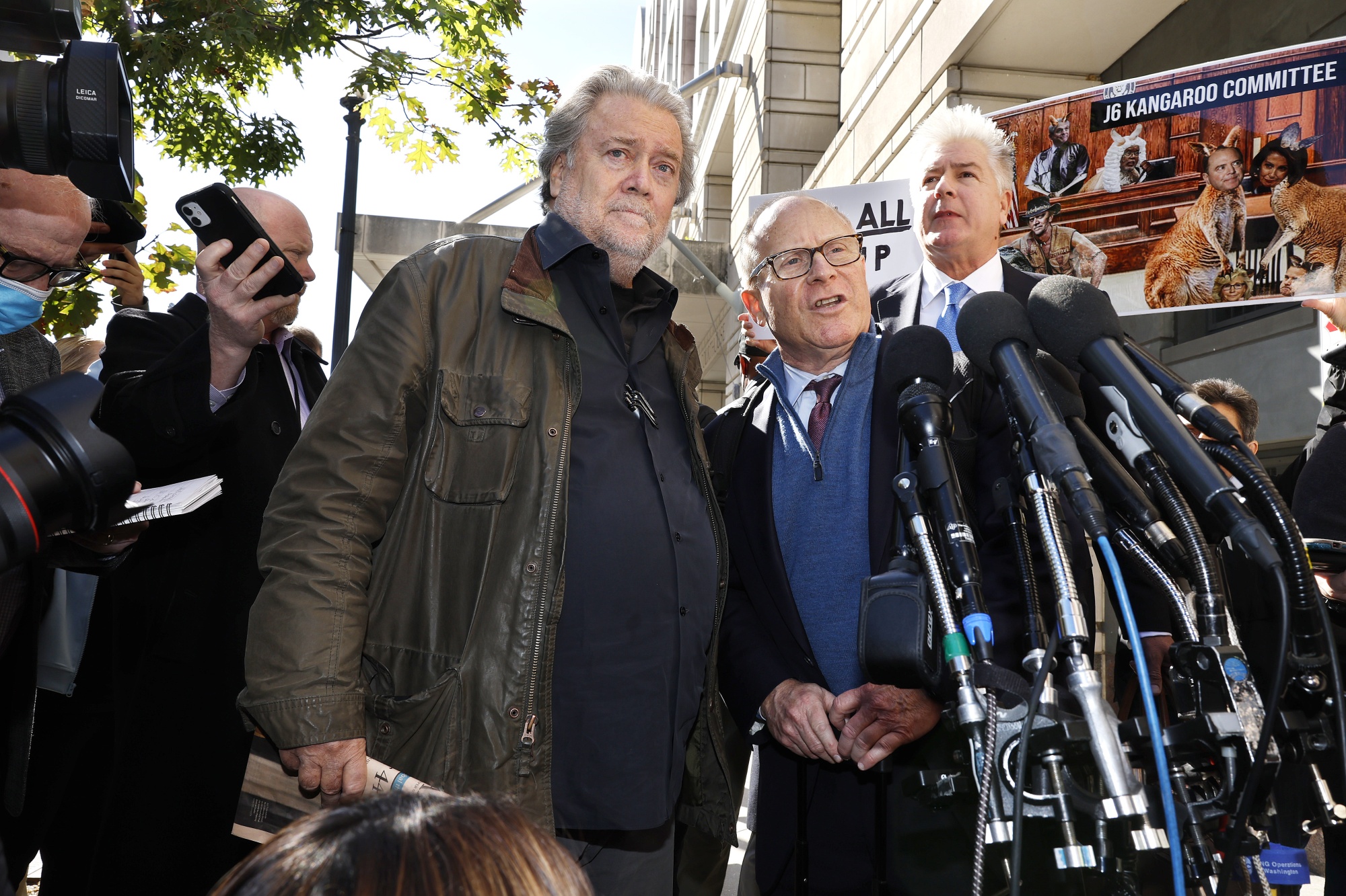 Steve Bannon Battles It Out in Border Wall Case — With His Own Lawyers ...