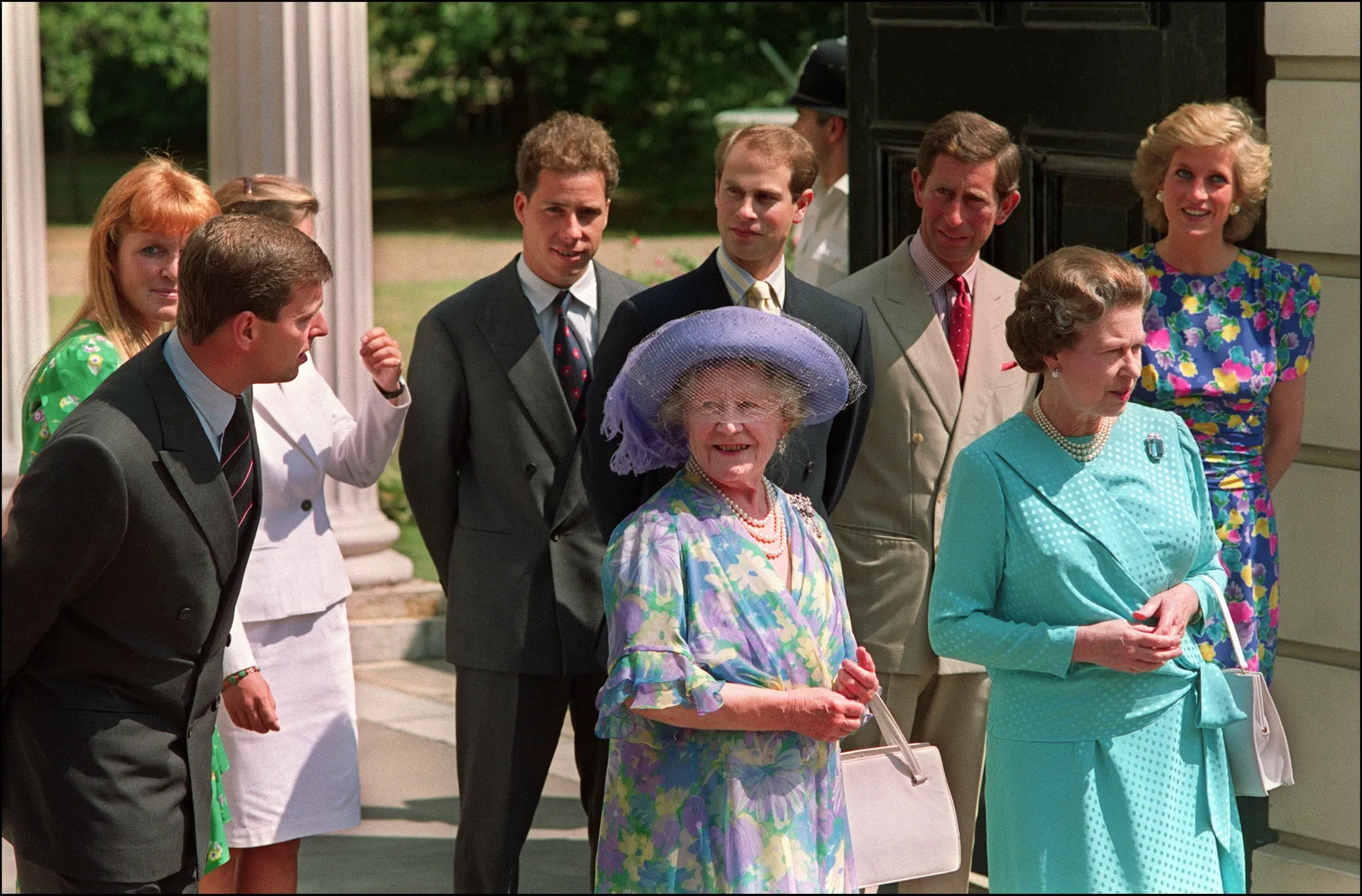 ‘The Crown’ Captures the Royal Family's Dysfunction Perfectly - Bloomberg