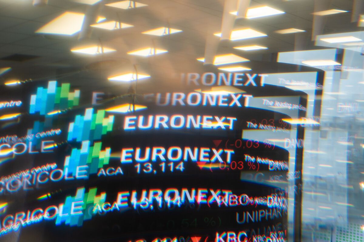 European Stocks Rise After Worst Weekly Drop in Three Months - Bloomberg