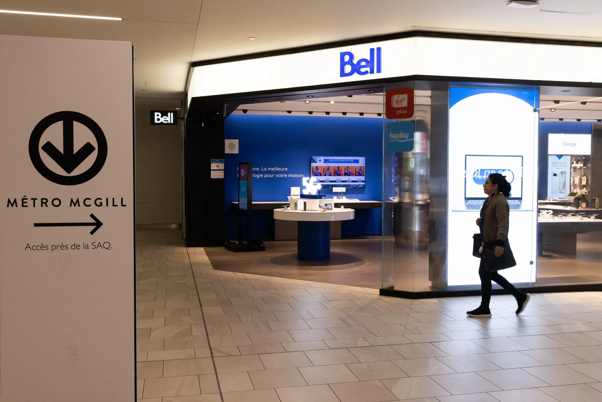 Canadian Telecom BCE to Build Large Network of AI Data Centers - Bloomberg