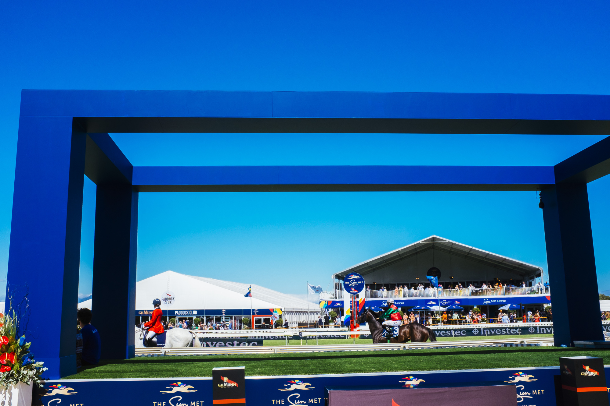 Trackside at Africa’s Richest Horse Race - Bloomberg