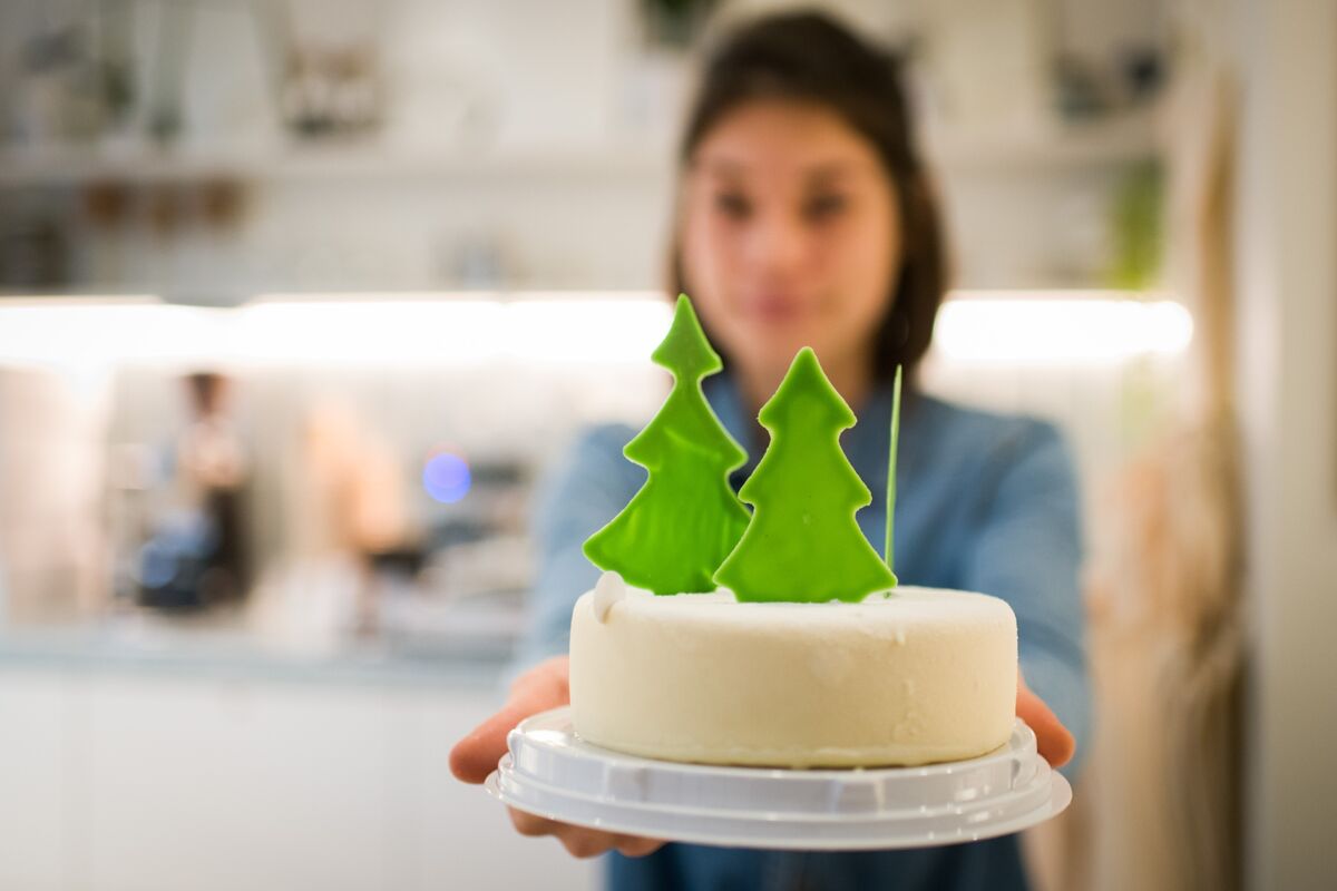 Pricier Xmas Cake Hits Japan’s Holiday Season as Inflation Bites ...
