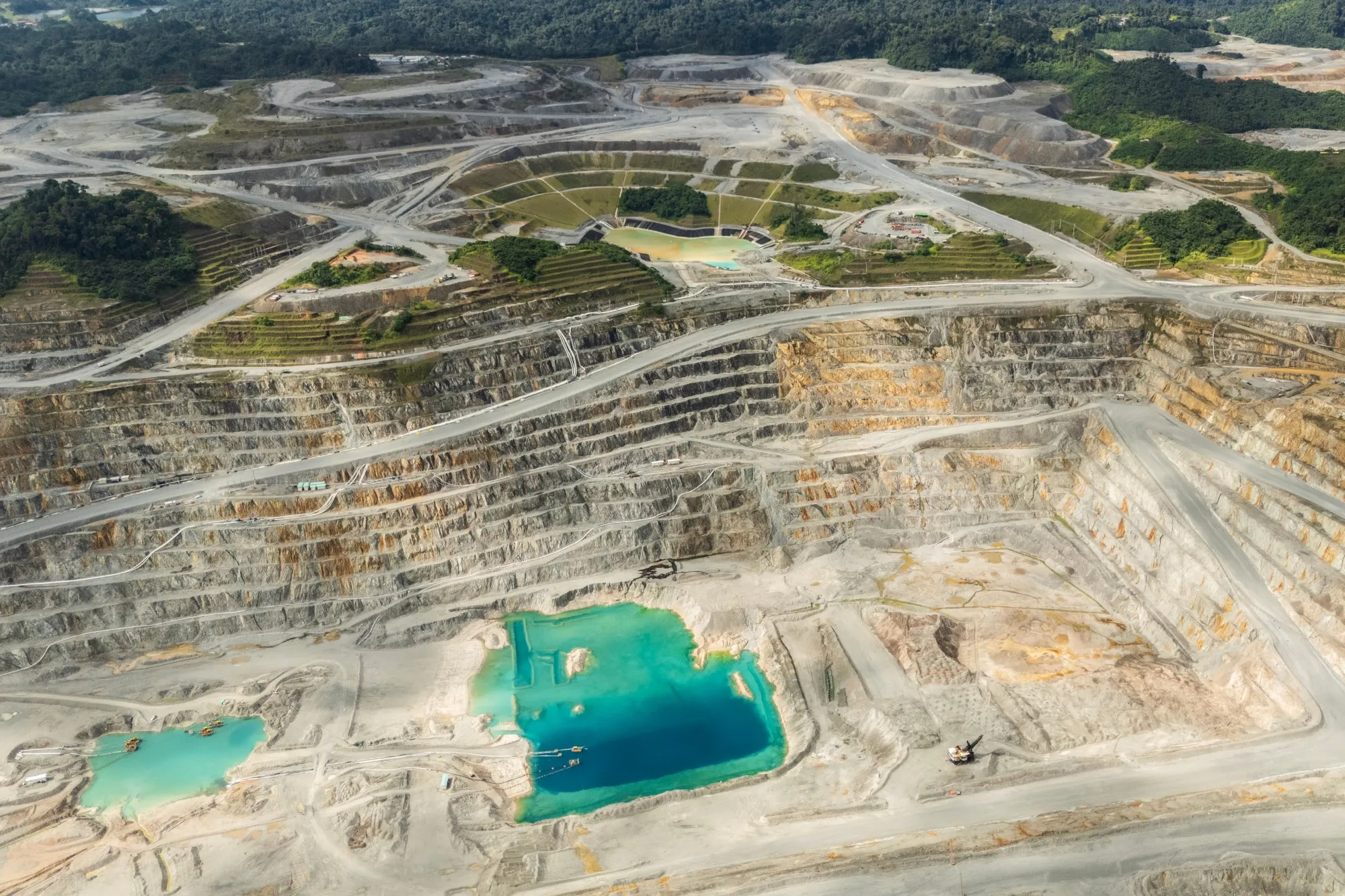 First Quantum (FM CN) Pulls Back From Arbitration on Cobre Panama Mine - Bloomberg