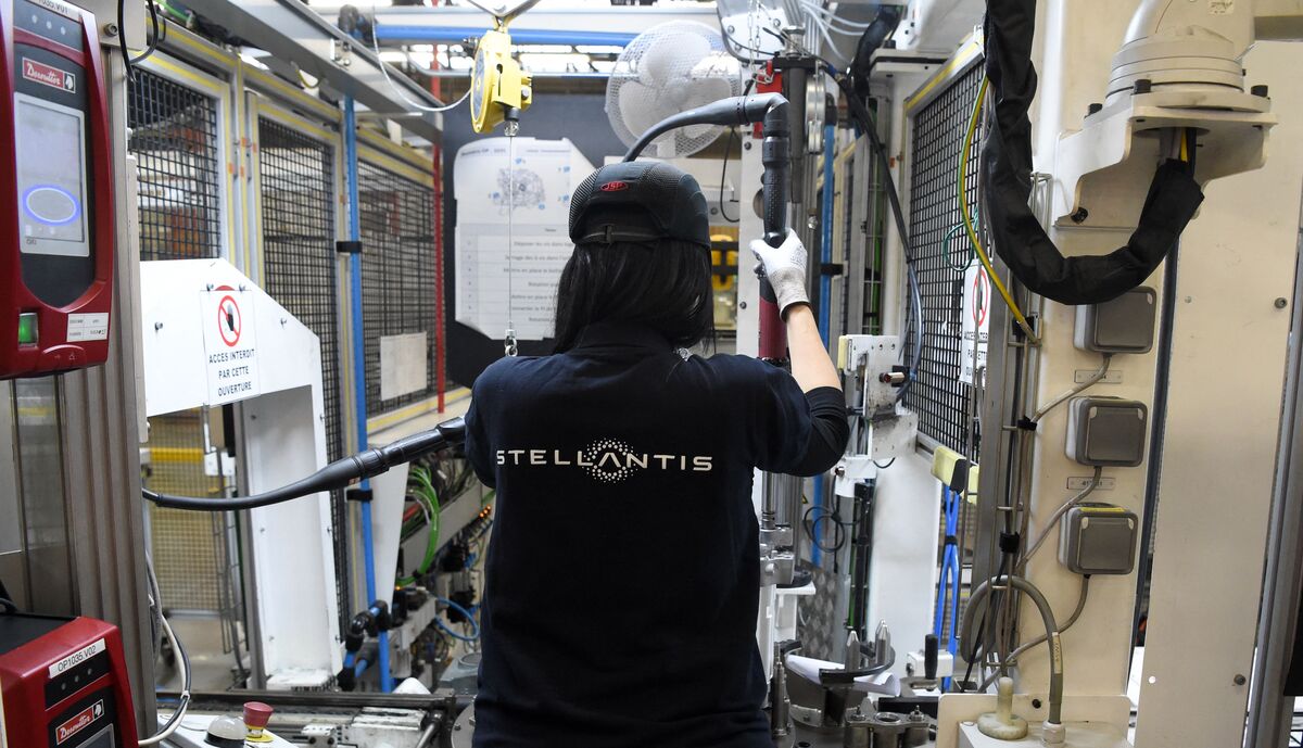UAW VP Says Stellantis Proposal ‘Wasn’t Adequate’ - Bloomberg