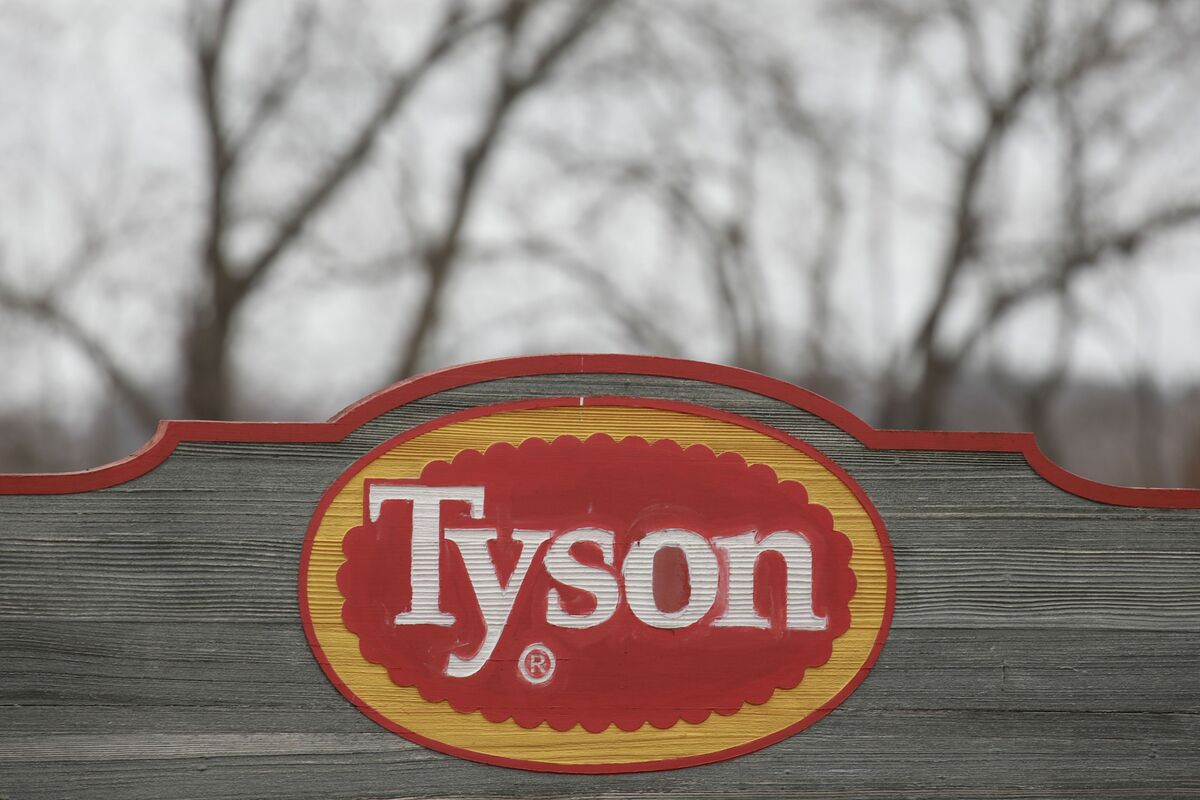 Tyson Investigating Georgia Meat Plant Fire That Killed One - Bloomberg