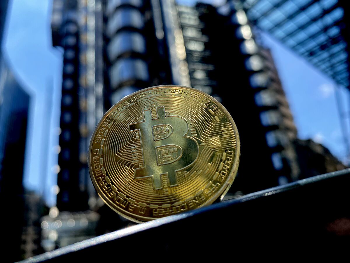 Bitcoin ETF Exuberance Drives Four-Week ‘Nothing for Sale’ Rally - Bloomberg