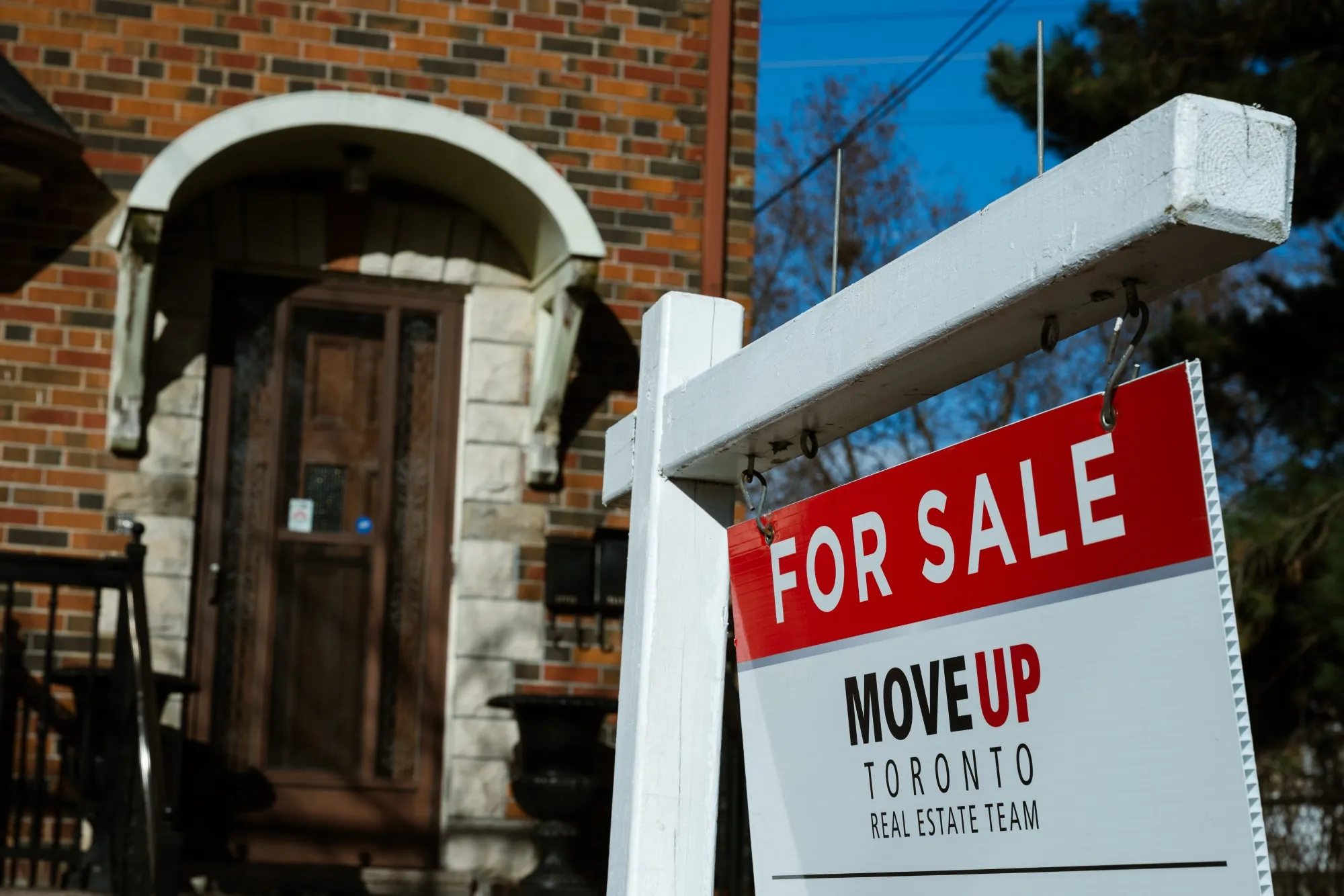 Canada’s Housing Market Slips Further as Mortgage Rates Climb - Bloomberg