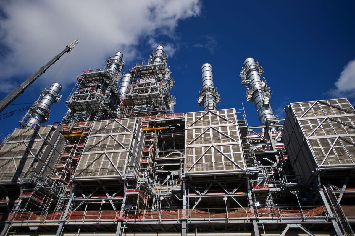 Cheniere Will Sell Glencore LNG Under New 13-Year Contract - Bloomberg