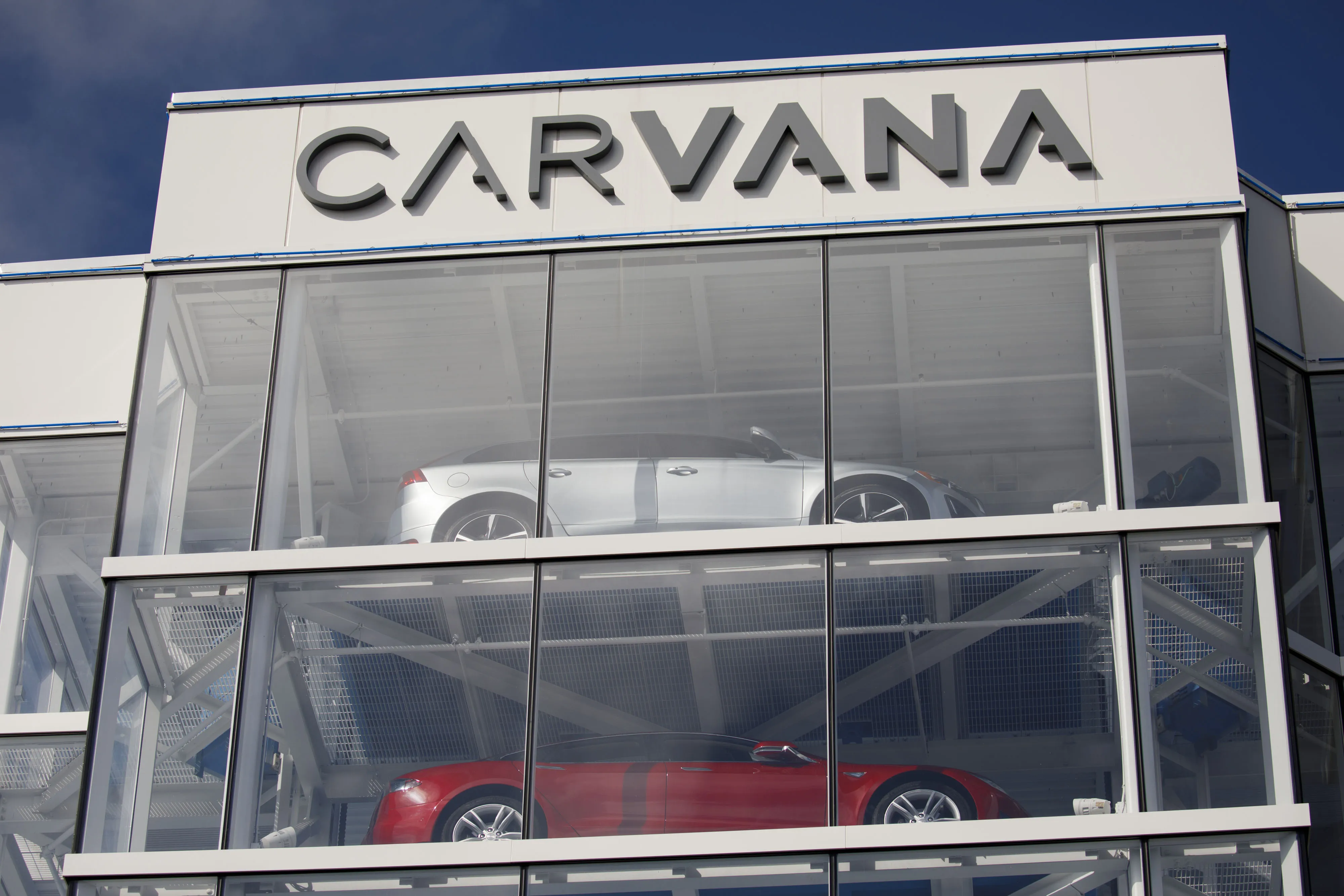 Carvana Falls on Concerns Inventory Constraints May Limit Sales - Bloomberg