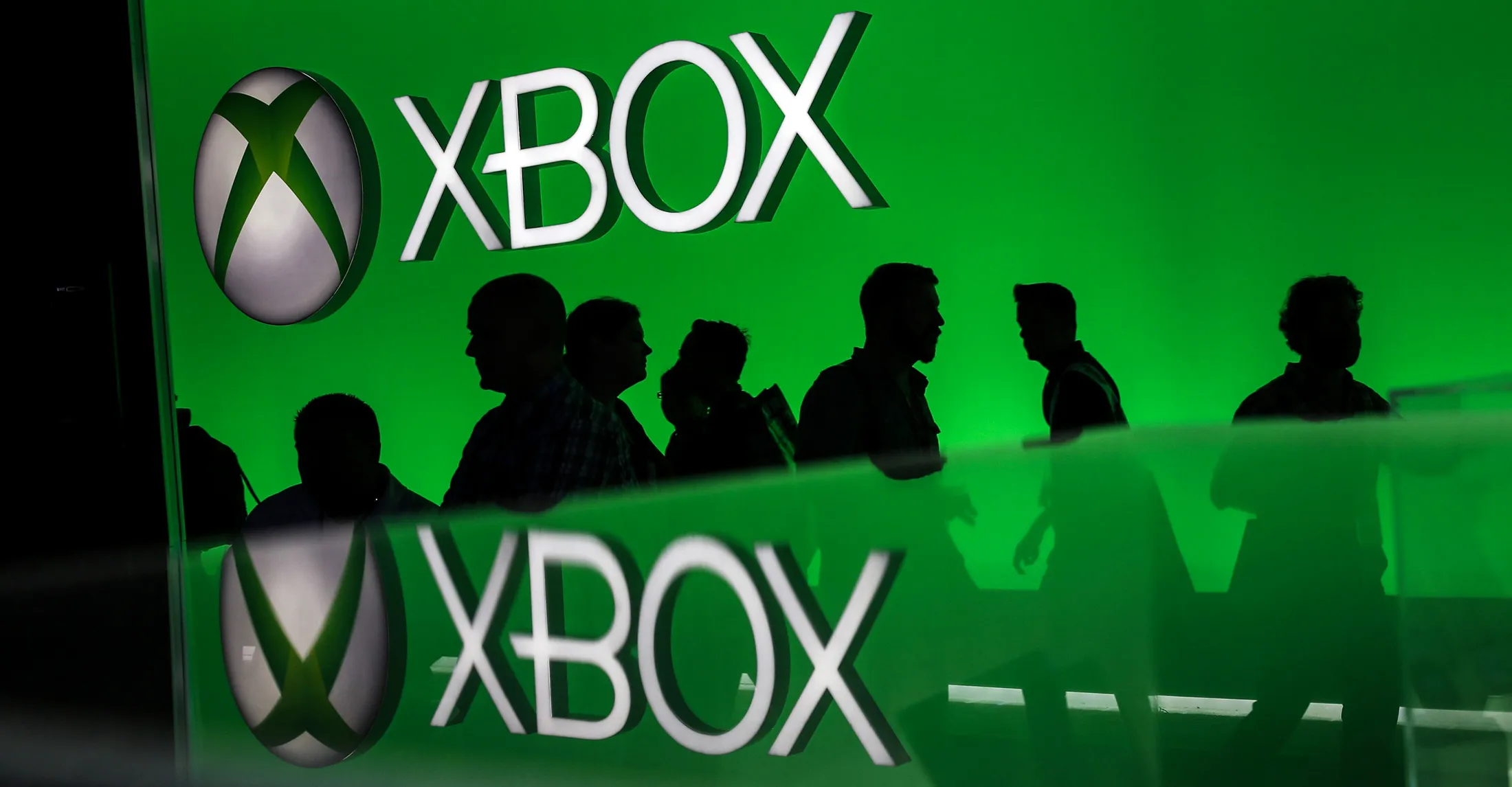 Microsoft’s Xbox Unit Seeks to Lure Game Makers to Cloud - Bloomberg