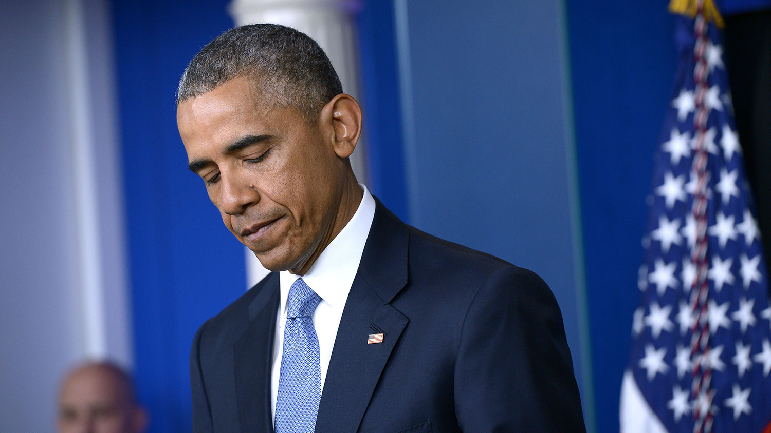 Obama Scales Back Overly Ambitious Goals for Electric Car Use - Bloomberg