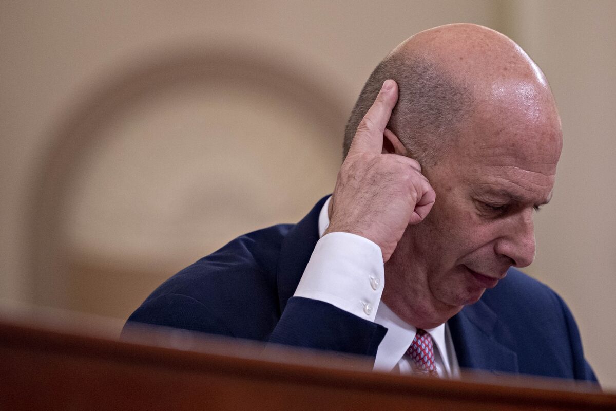 Sondland Testimony Makes It Harder to Defend Trump - Bloomberg