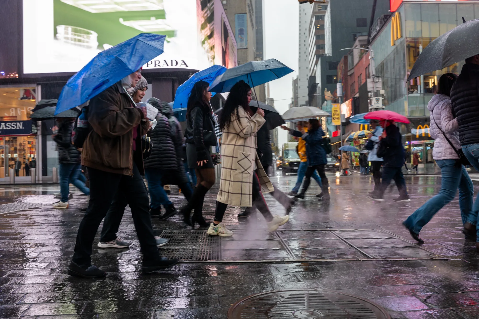 Severe Storm Drenching NYC and Northeast Threatens Power Cuts - Bloomberg