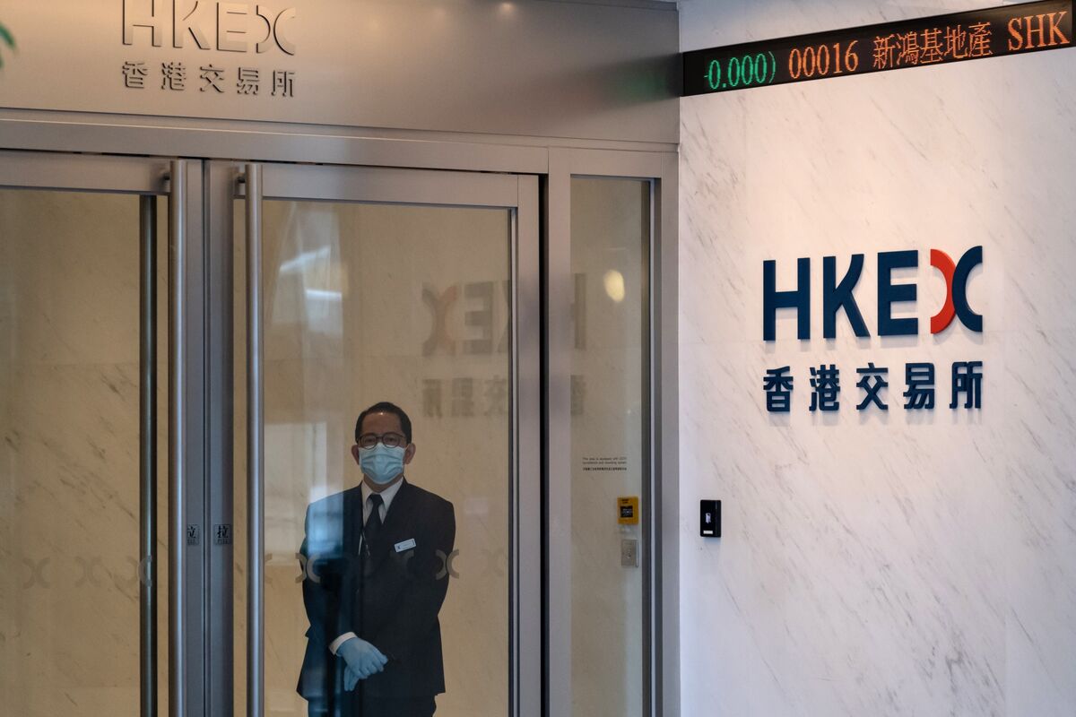 Hong Kong Exchange Looks for Next Act After Record Year - Bloomberg