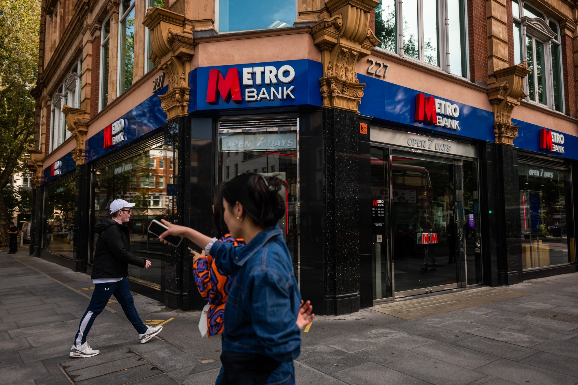 Metro Bank Says It Won’t Offload £3 Billion Mortgage Portfolio - Bloomberg