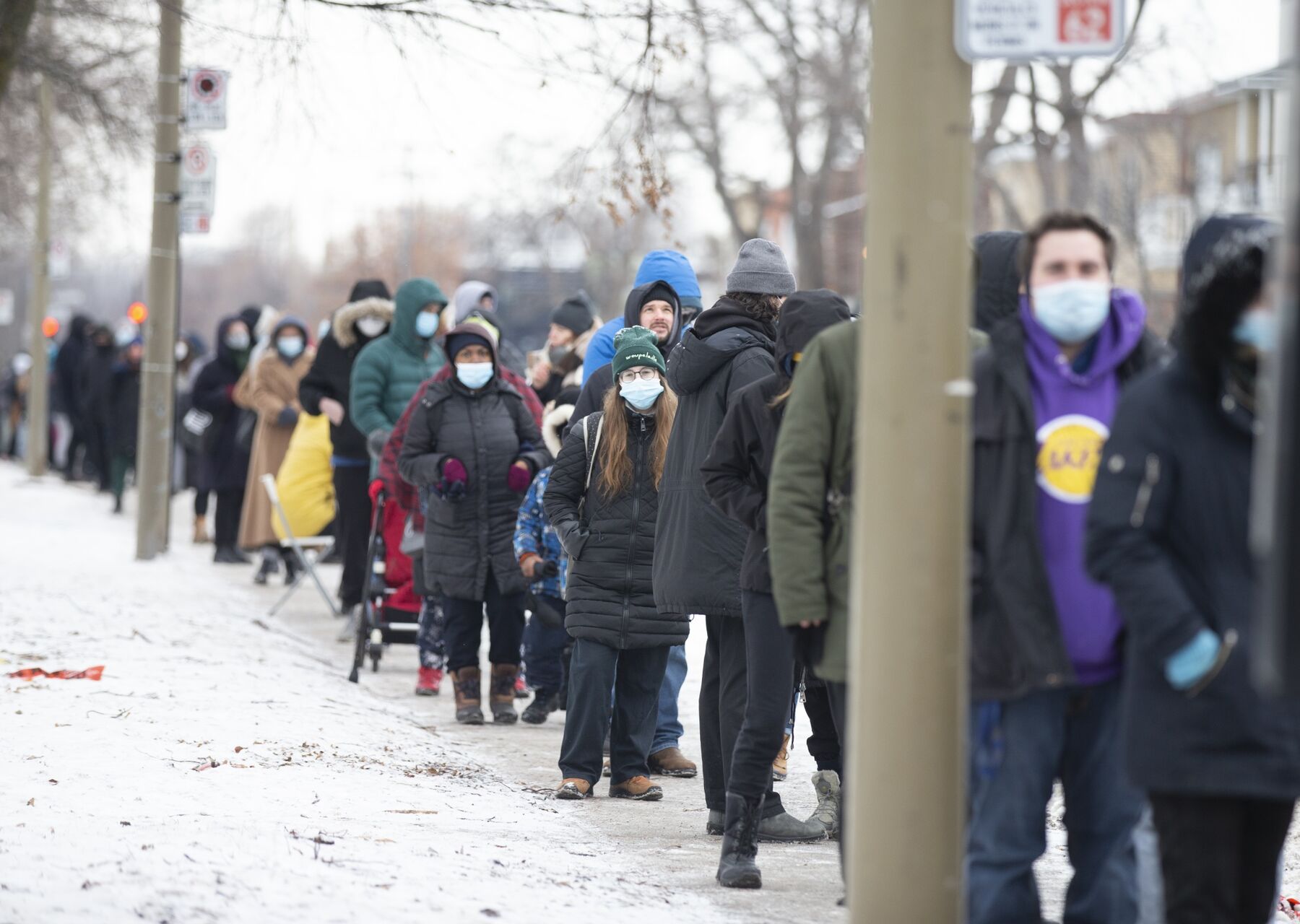 Quebec Sees 40% Jump in Covid Cases in a Day, Adds Restrictions - Bloomberg
