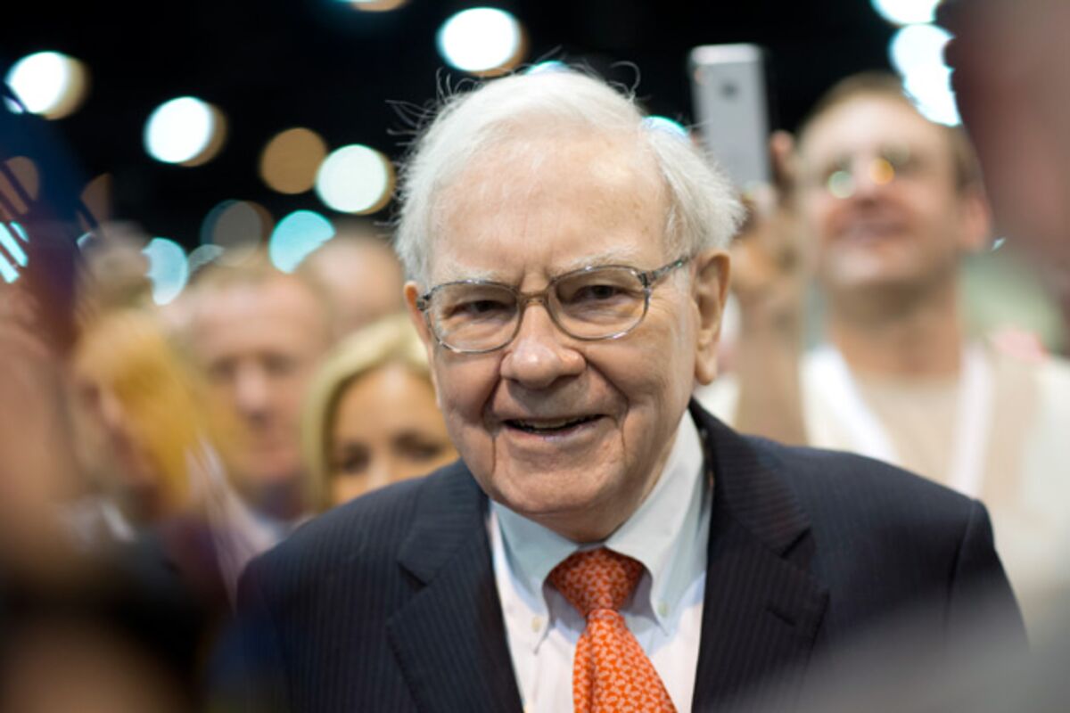 Read and Think Like Mr. Buffett - Bloomberg