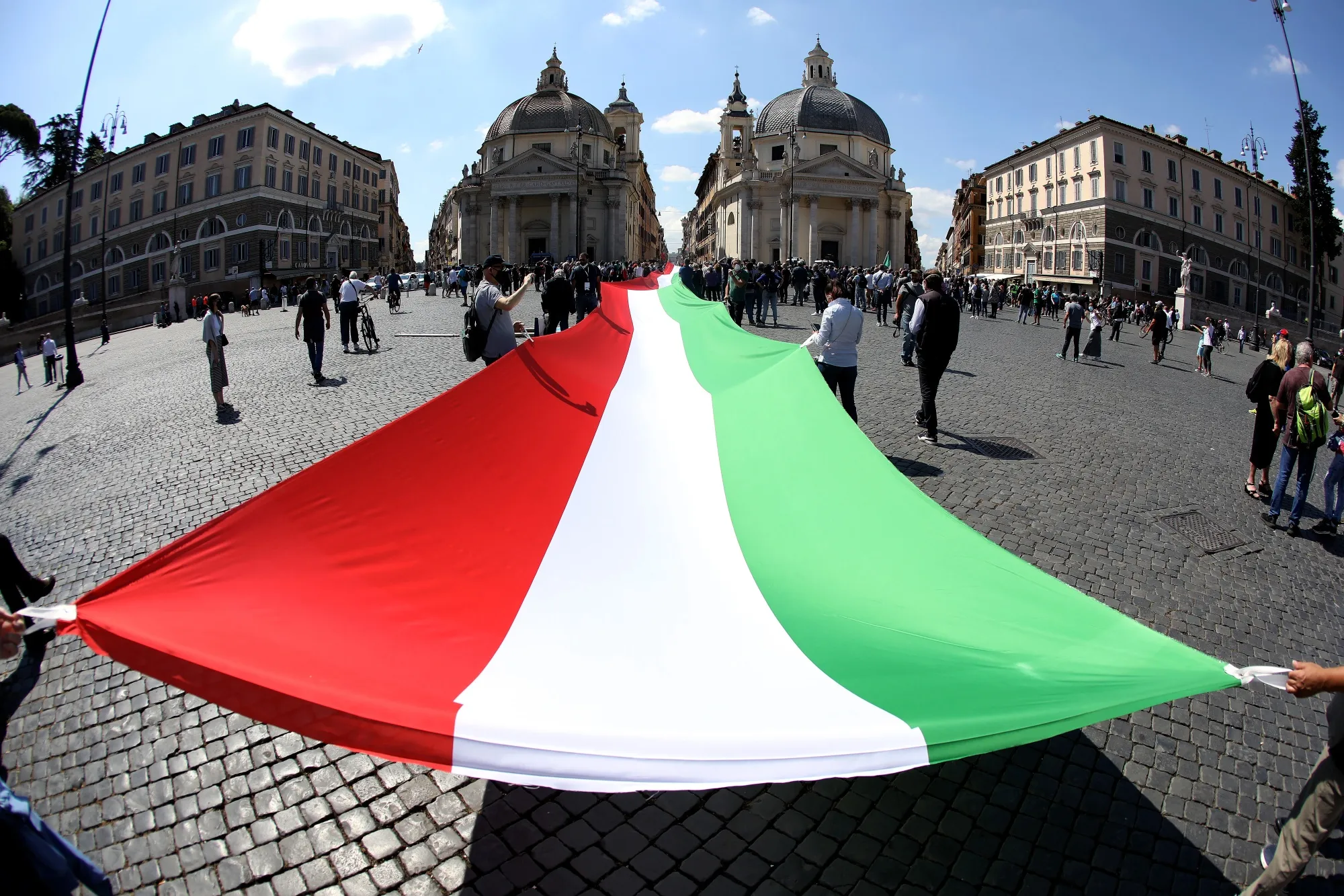 Italy Debt Outlook Revised to Stable by S& BBB Rating Affirmed - Bloomberg