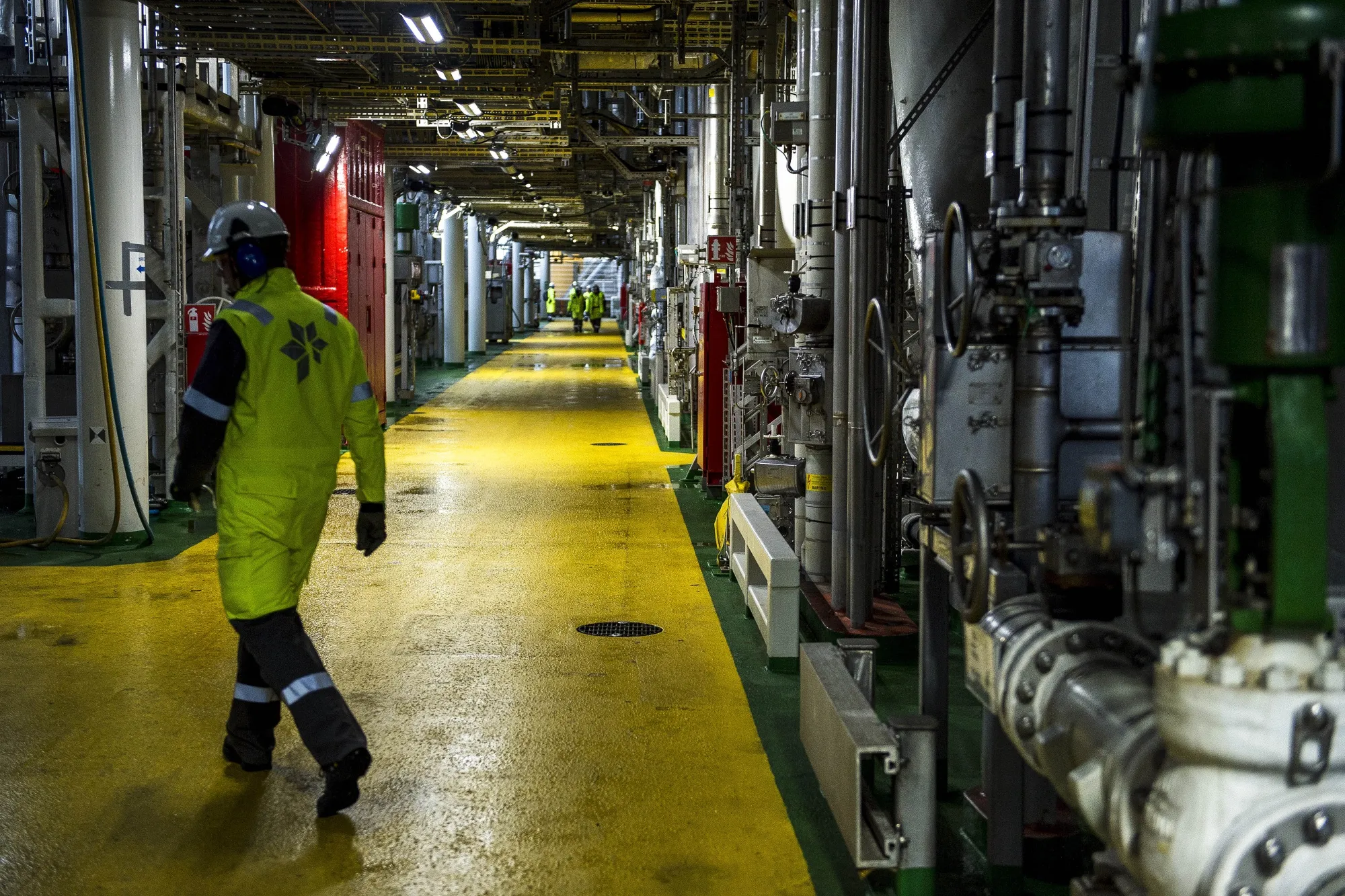 Oil Giant Reveals Survival Tactics in Age of Climate Anxiety - Bloomberg