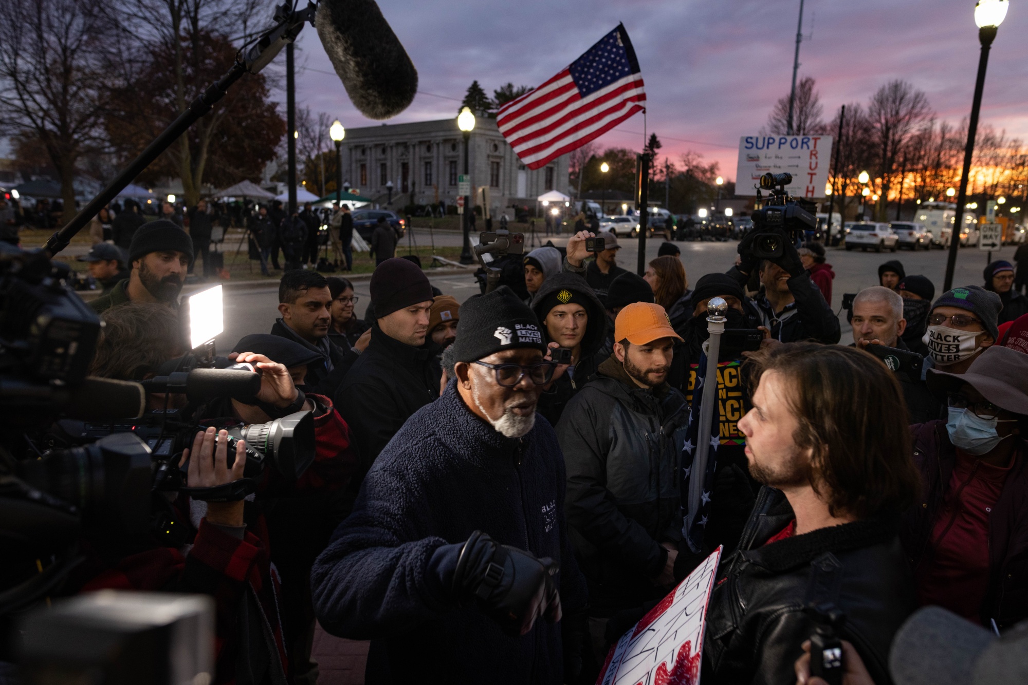 Kyle Rittenhouse Trial: Kenosha Judge Bars MSNBC Reporter Cited by ...