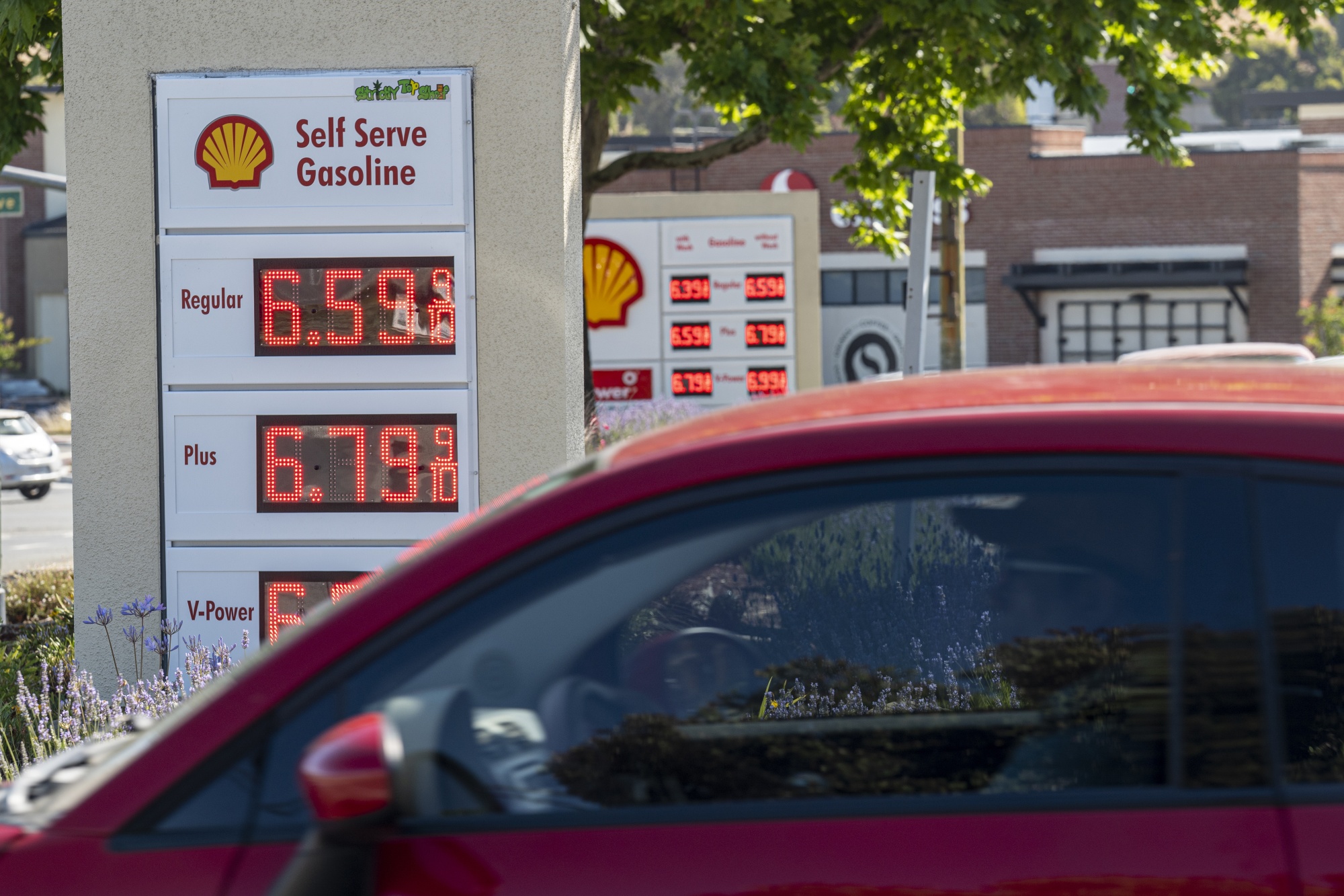 US Gasoline Prices Just Had Their Biggest One-Day Jump in a Year - Bloomberg