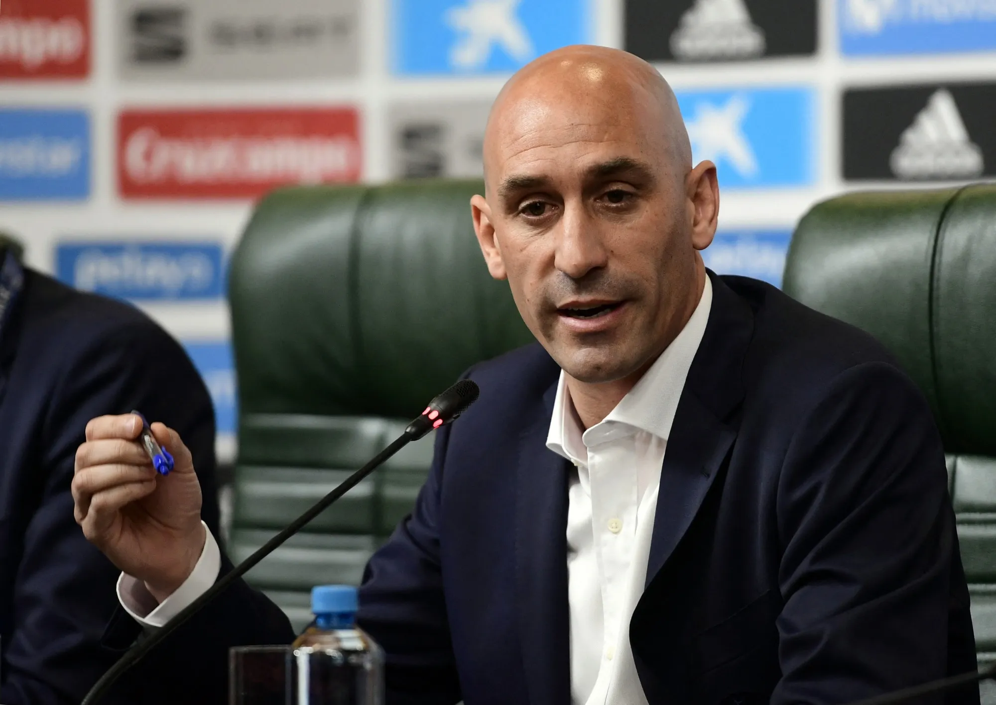 FIFA Opens Case Against Spain's Football Chief Rubiales Who Kissed ...