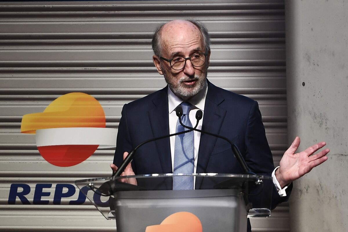 Oil Industry’s Longest-Serving Chairman Gets Four More Years - Bloomberg