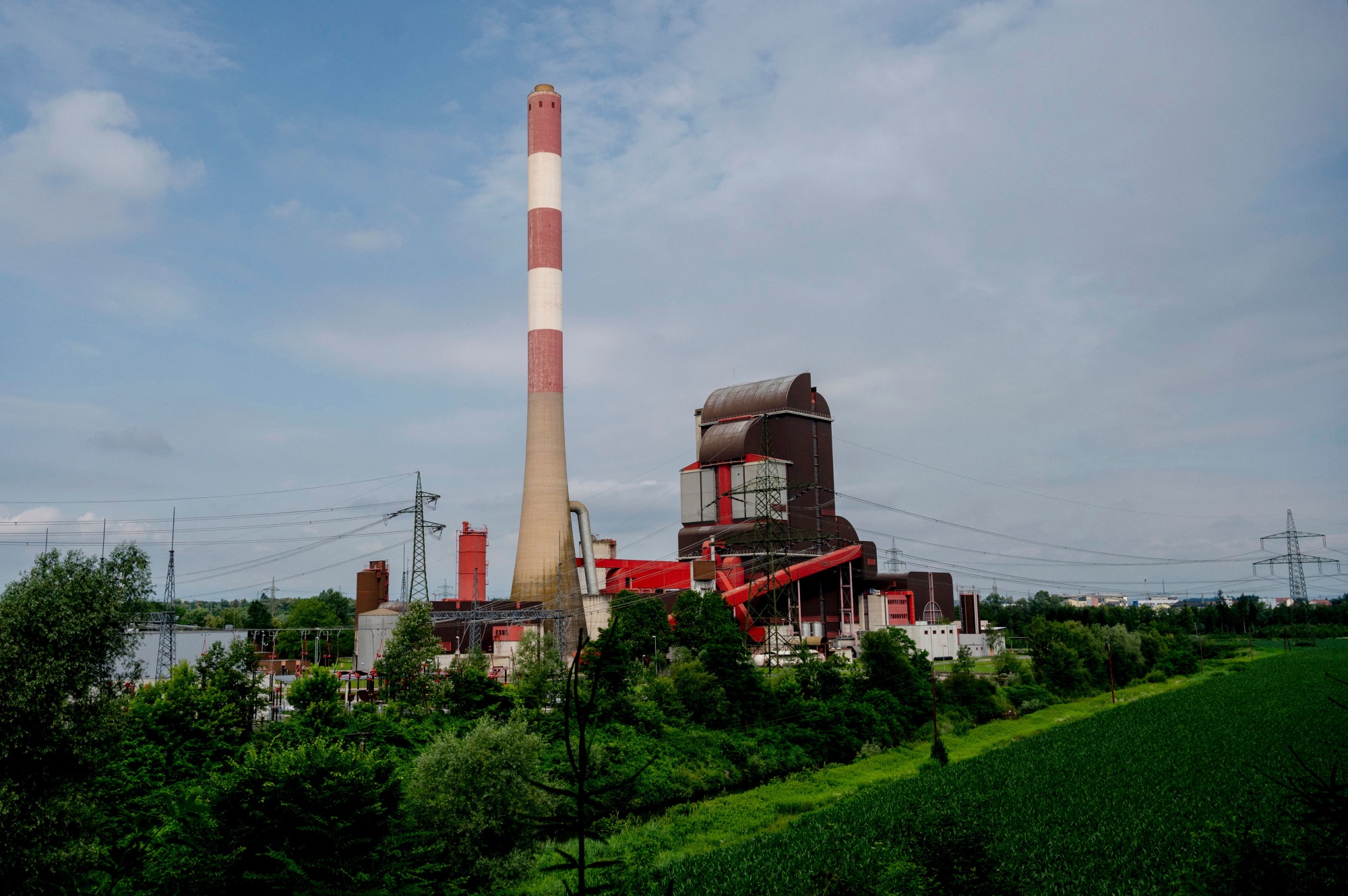 Energy Crisis, War Inflation Drive Down Austria’s CO2 Pollution - Bloomberg