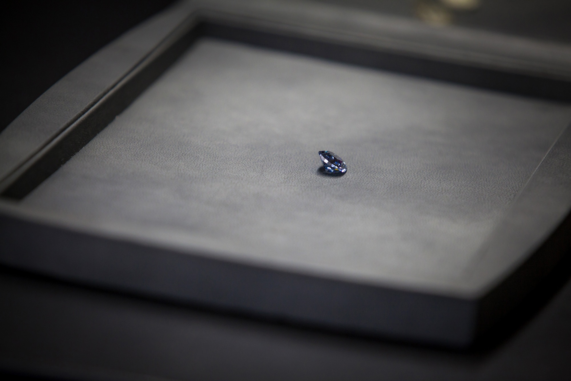Blue Diamond Haul Offers Rare Good News for Struggling Miner - Bloomberg