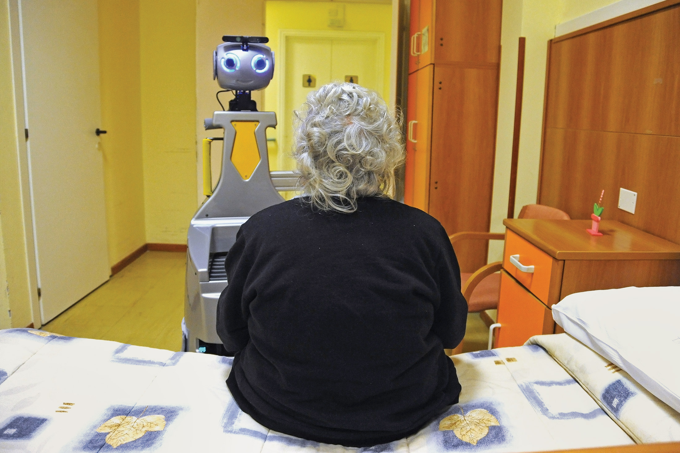 Europe Bets on Robots to Help Care for Seniors - Bloomberg