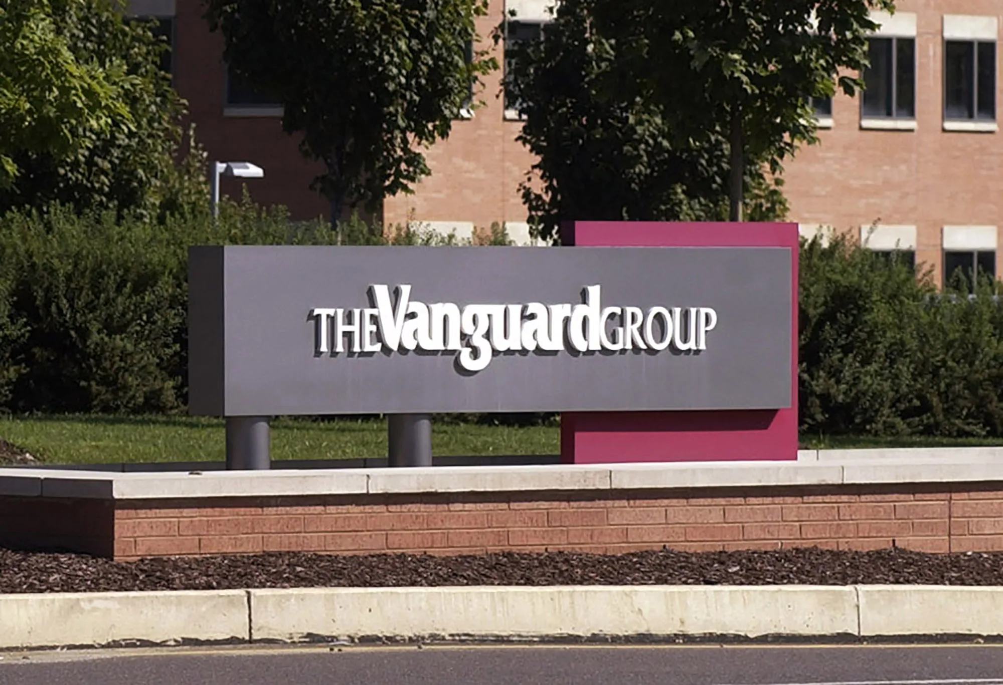 Vanguard Gets Extra ETF Billions After ESG-Lite Bet Pays Off - Bloomberg