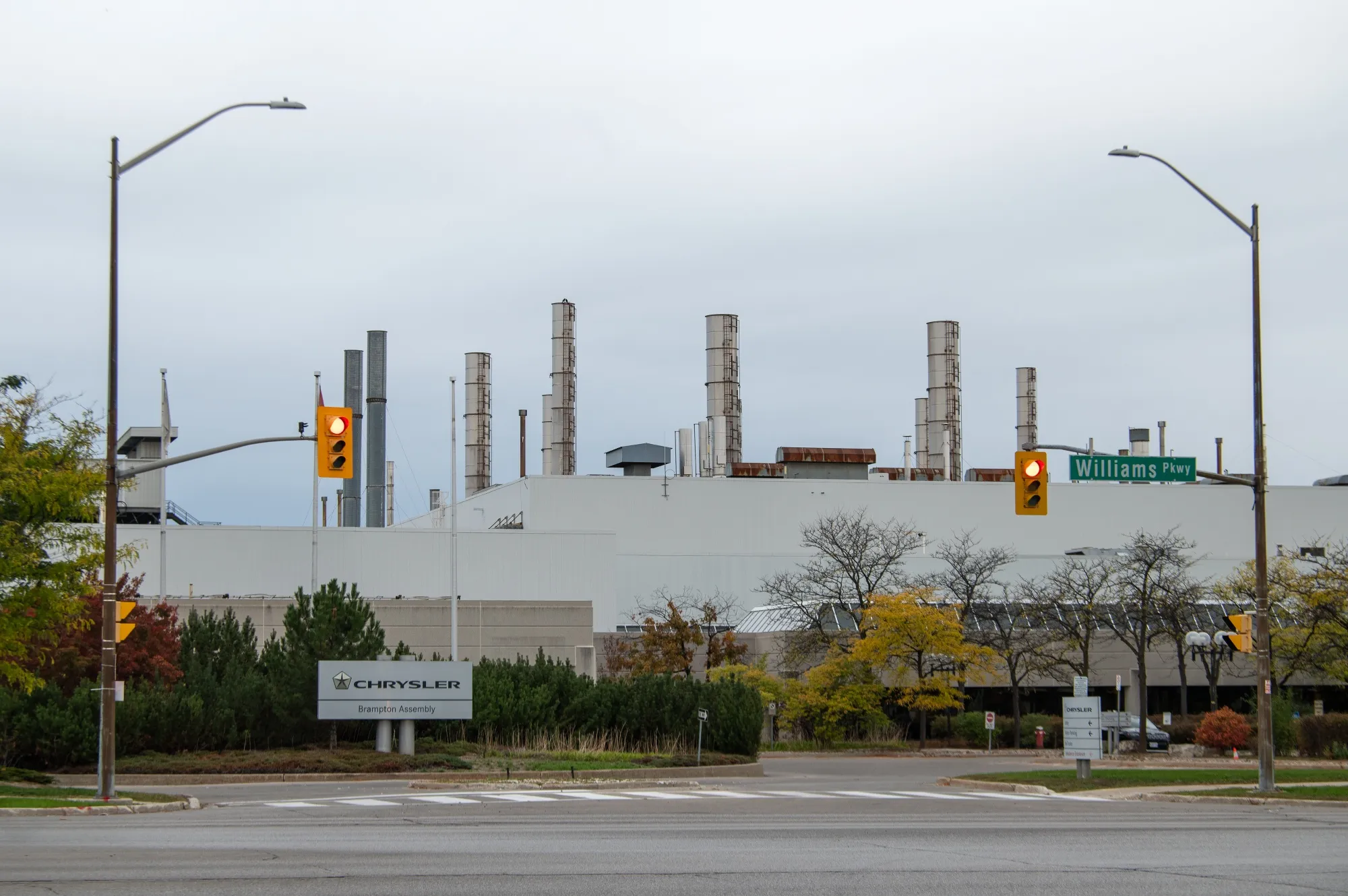 Stellantis Canada Union Authorizes Strike Action as Talks Stall - Bloomberg