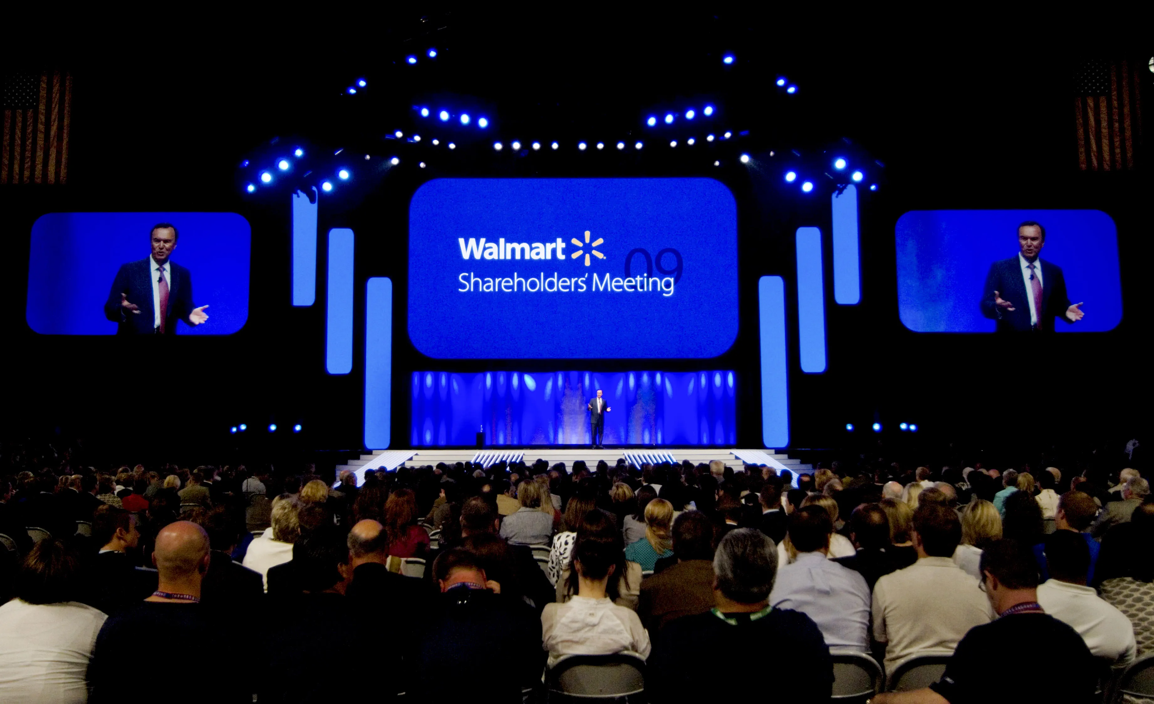 Walmart Took Its Eye Off Black Managers While Women Advanced - Bloomberg