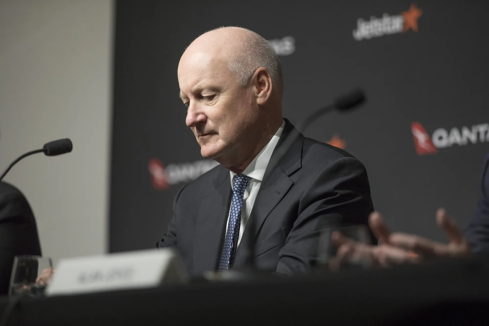 Qantas Chairman Richard Goyder to Step Down in Late 2024 - Bloomberg