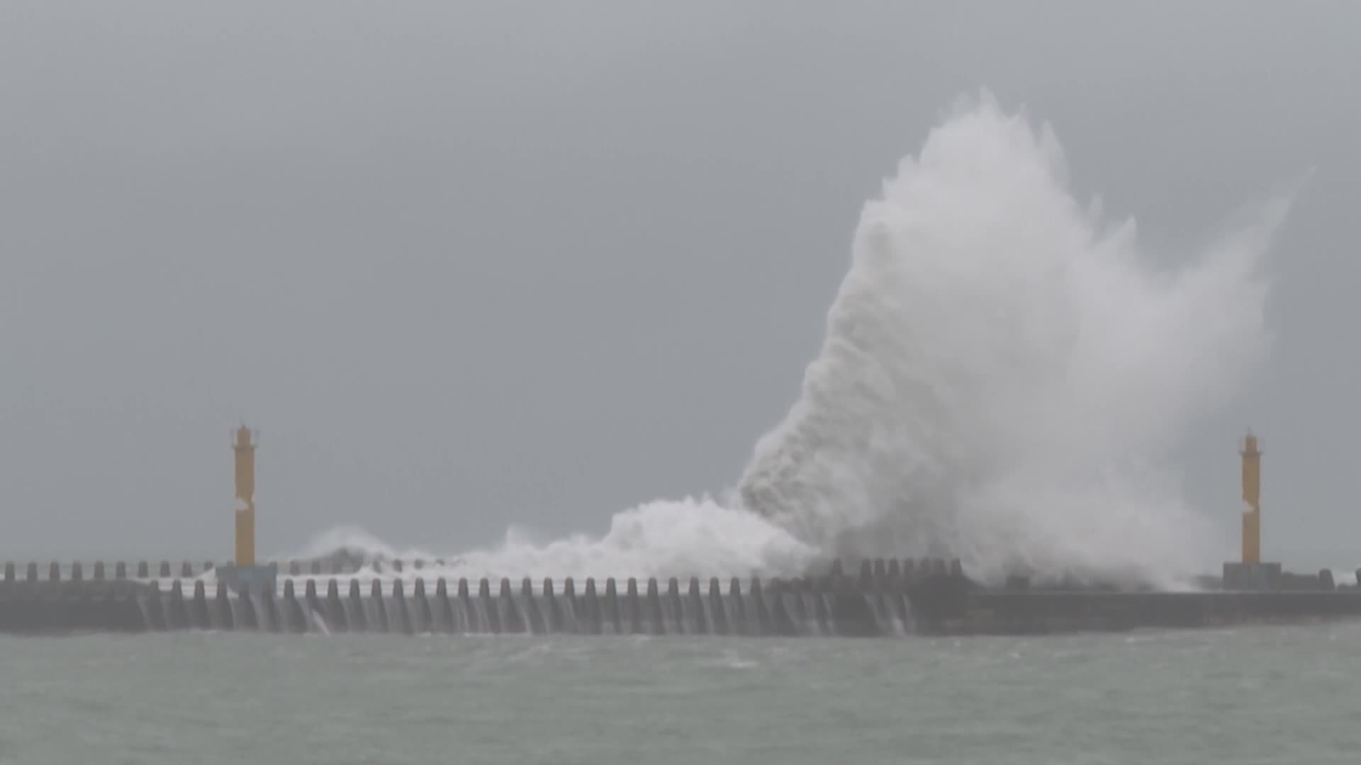 Watch Typhoon Gaemi Moves Towards Taiwan, Brings Heavy Rain - Bloomberg