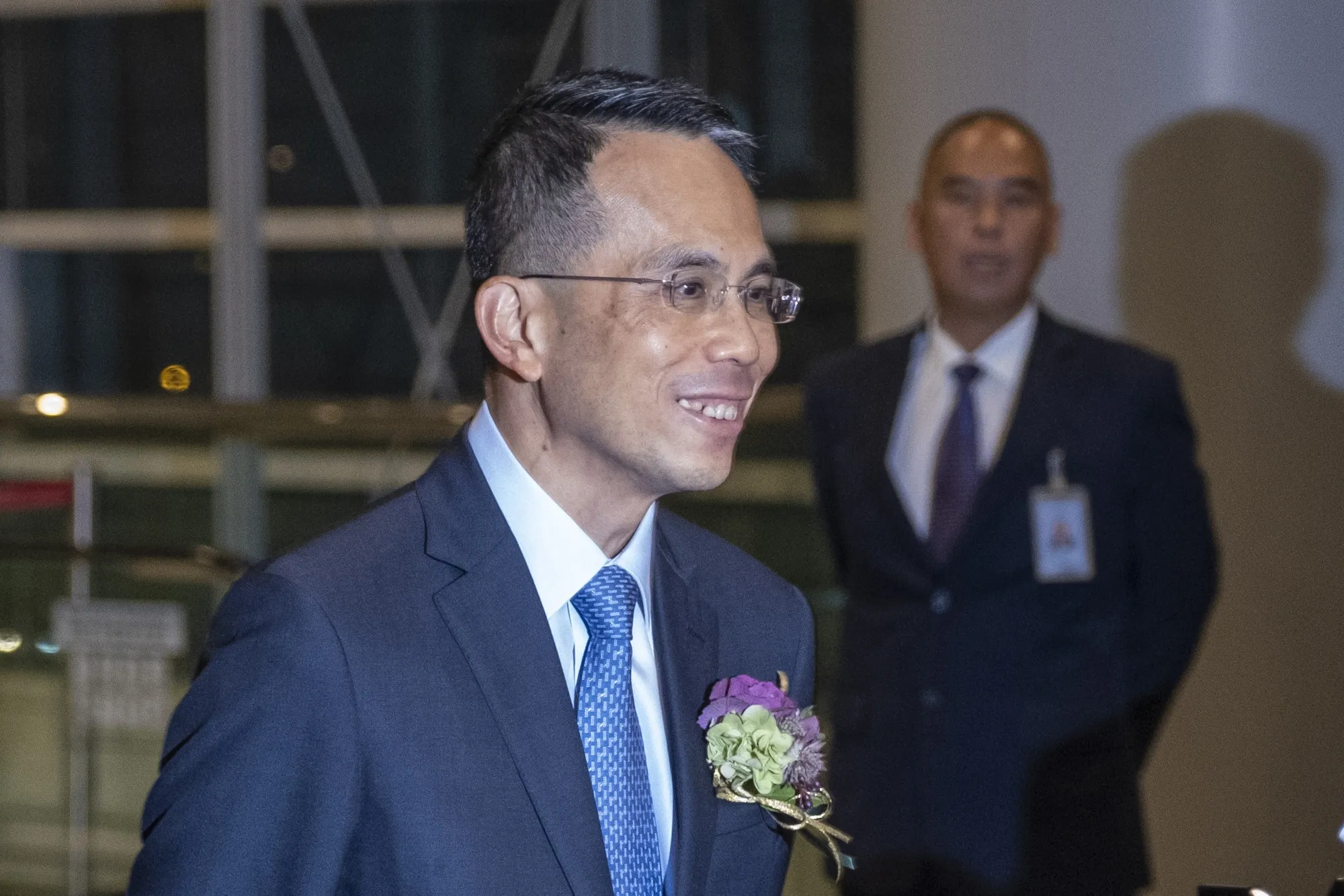 Tycoon Victor Li Nears £15 Billion Sale of UK Power Networks - Bloomberg