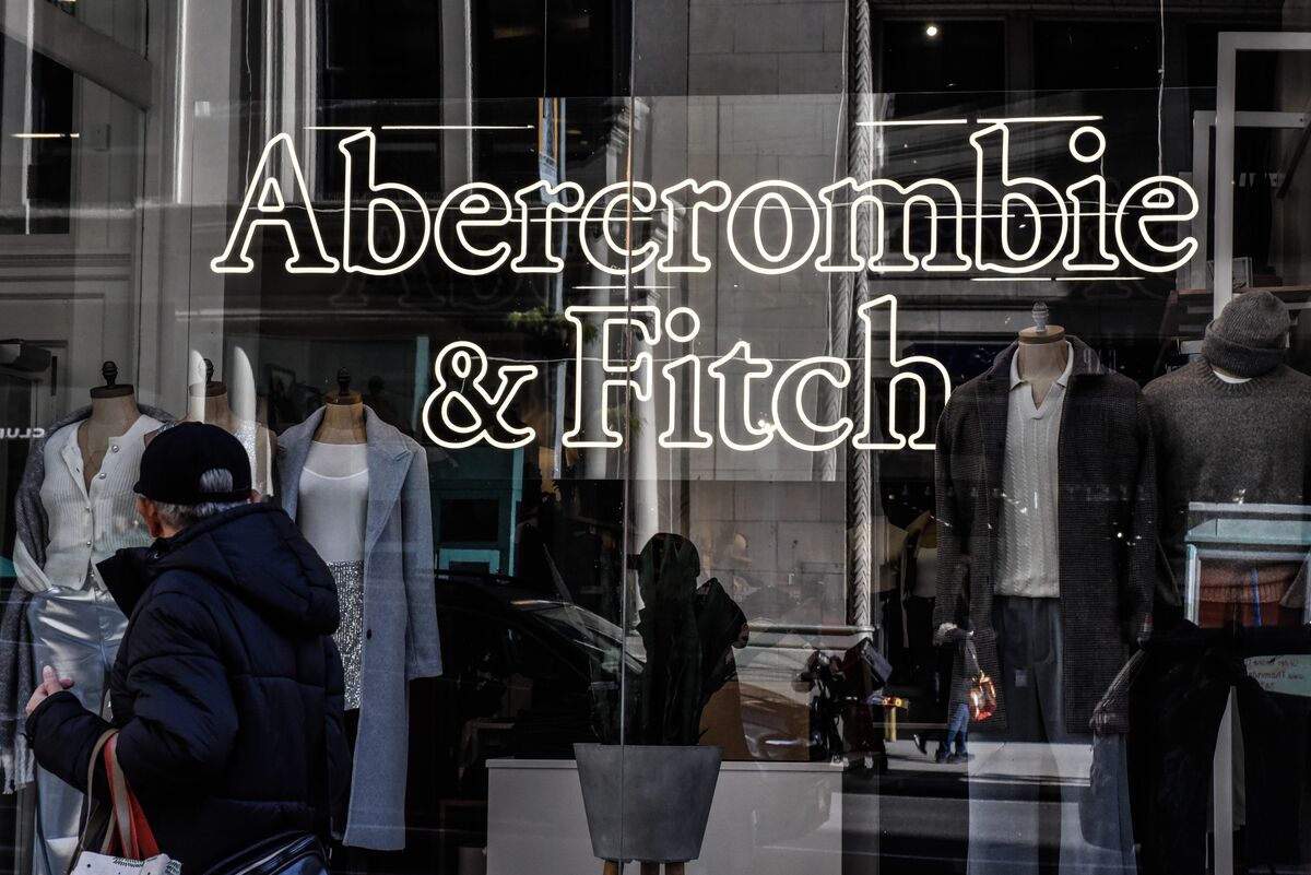 Abercrombie Shares Drop After Holiday Sales Disappoint Investors ...