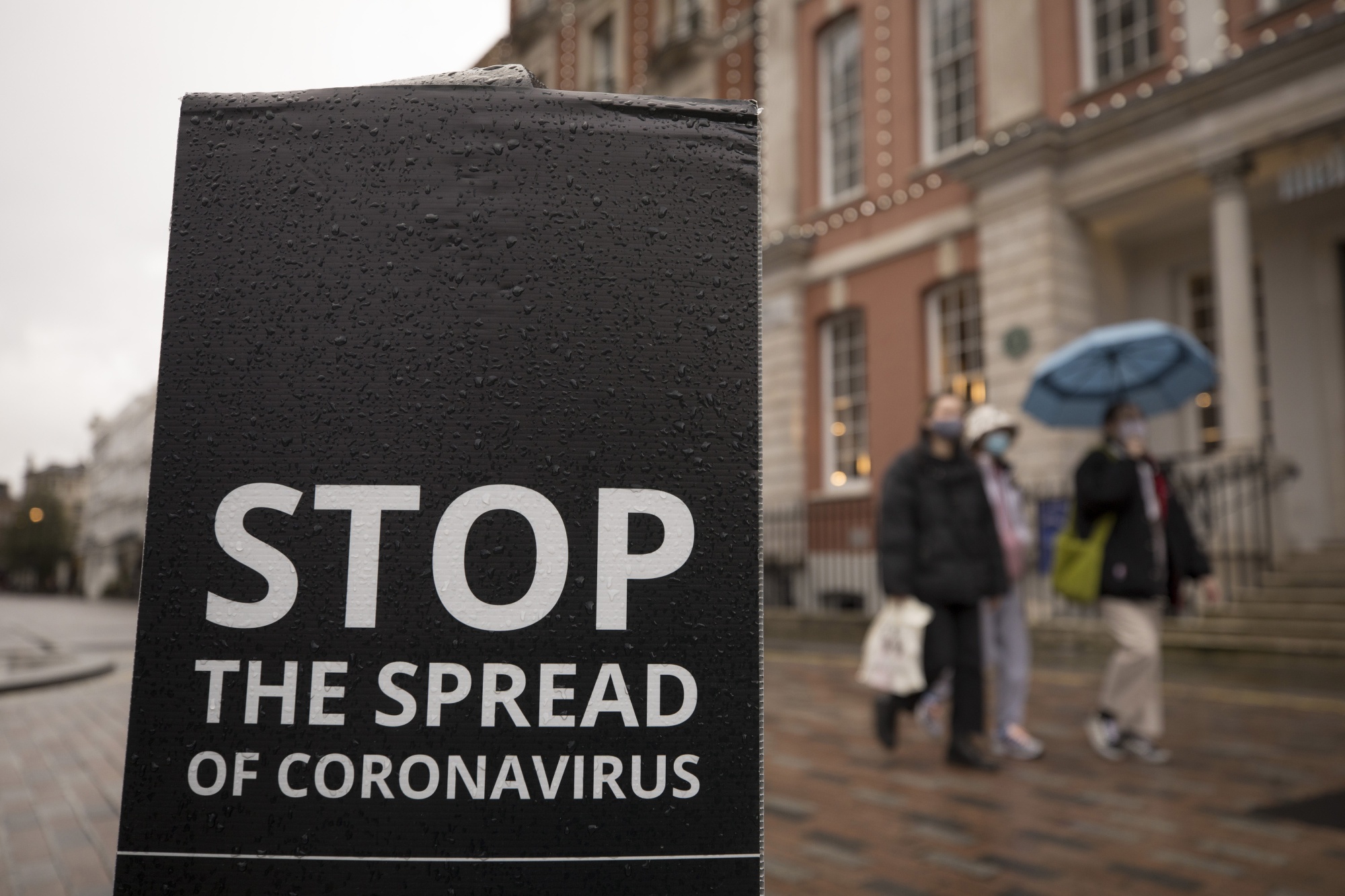 U.K. Shop Sales Accelerate as End of Lockdown Nears, BRC Says - Bloomberg