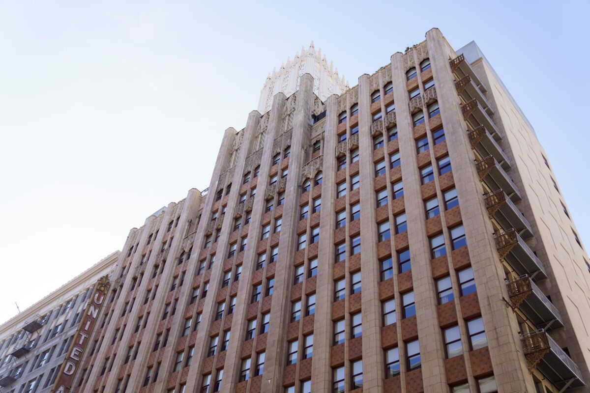 Gillian Tan - Journalist Profile - Intelligent Relations