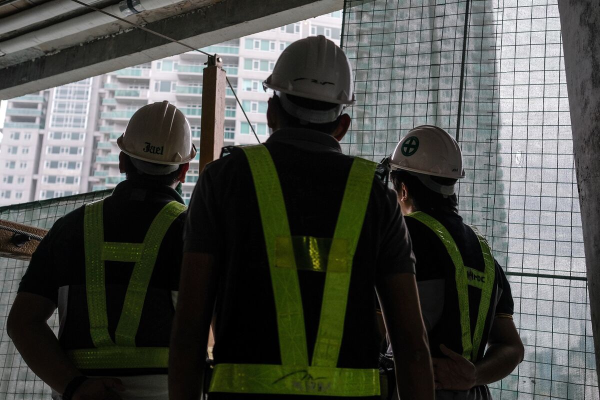 Duterte’s $180 Billion Building Boom May Be Expats’ Ticket Home - Bloomberg