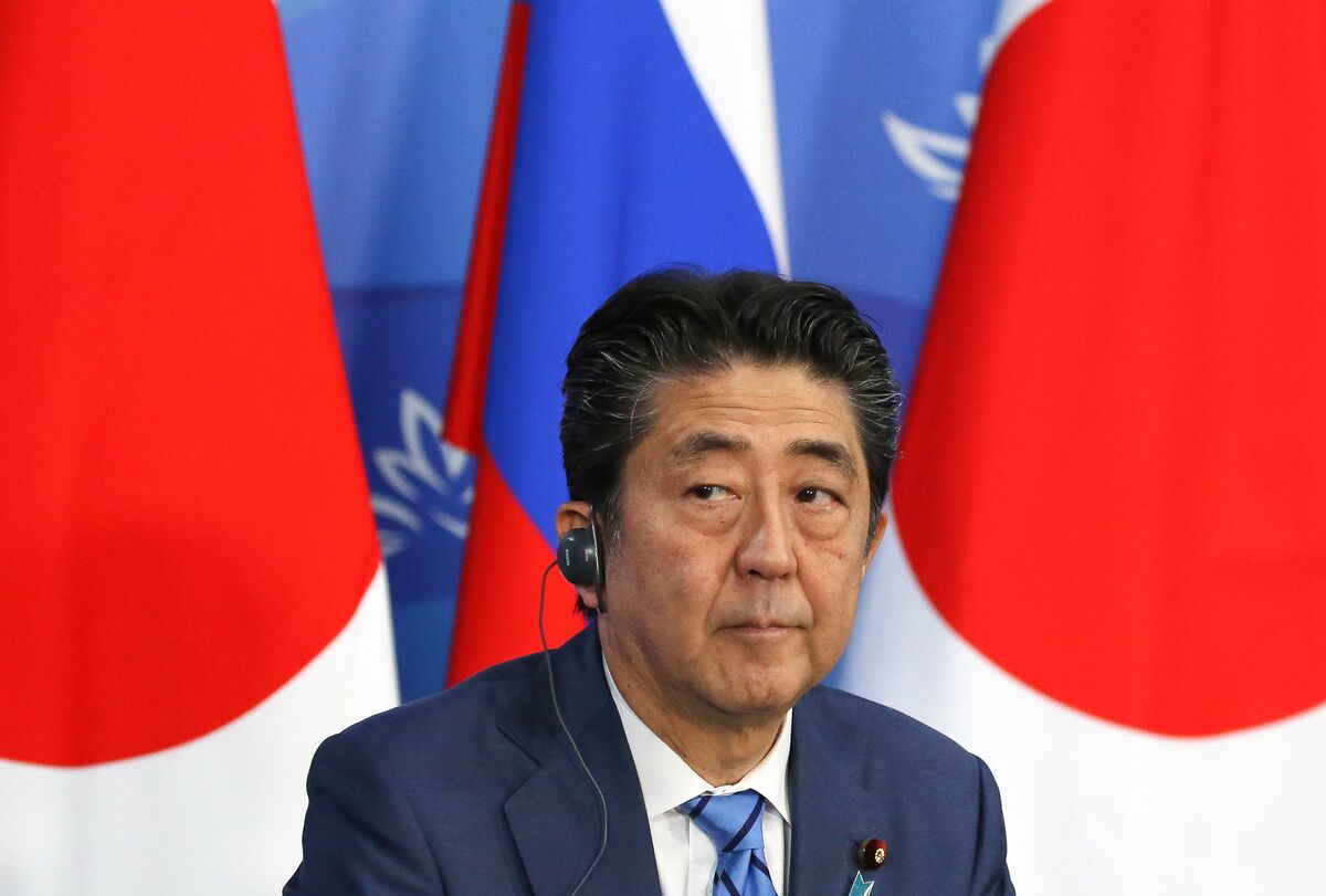 Japan's Abe Says He Told Trump It's Dangerous to Play With FX - Bloomberg