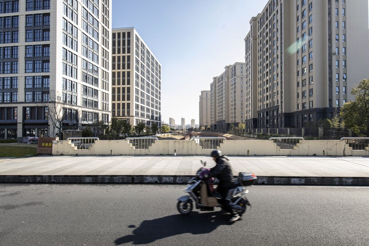 China Real Estate Contracts Even Before Covid Lockdowns Hit - Bloomberg