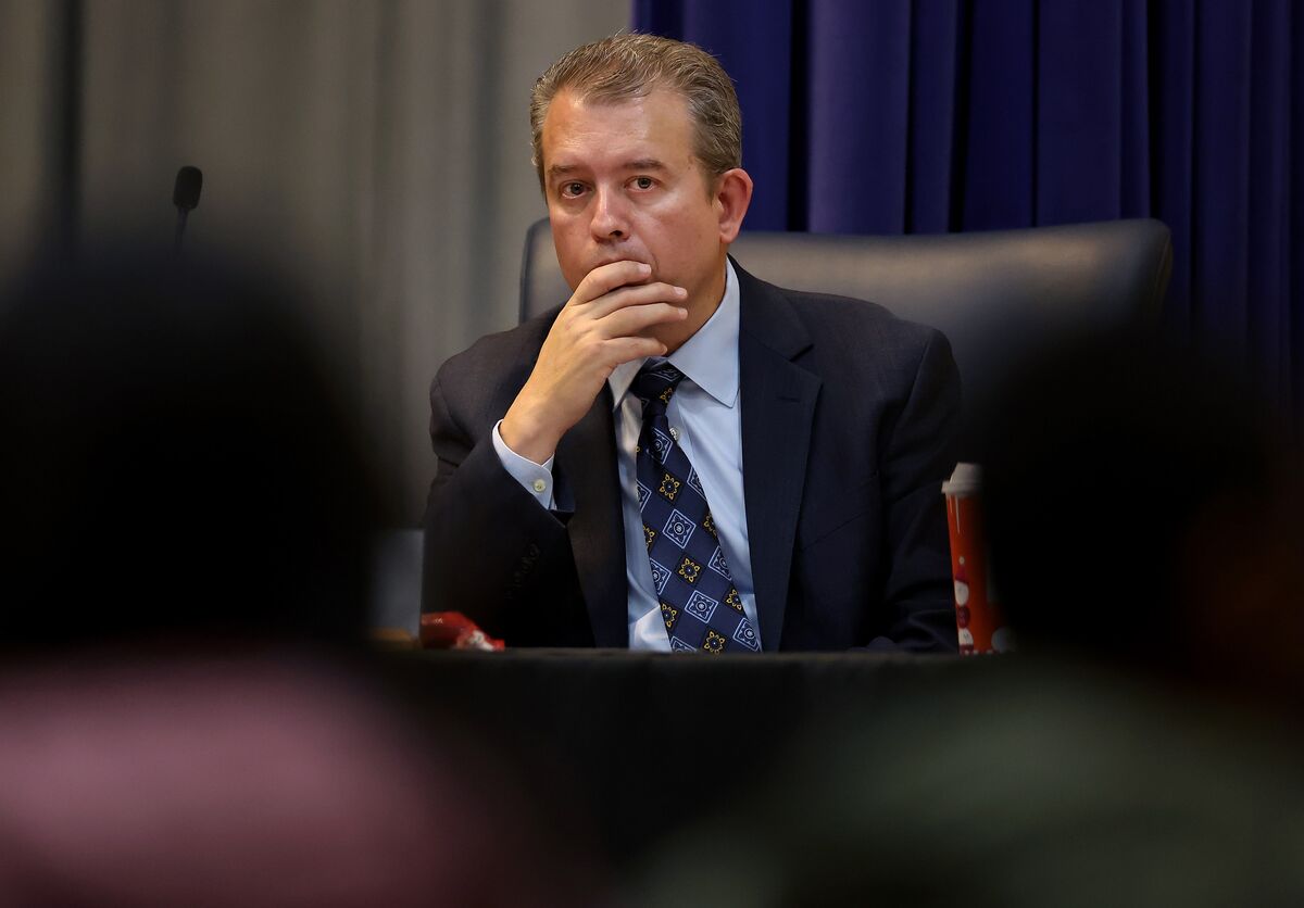 Chicago School Board to Weigh Ouster of District CEO Pedro Martinez ...