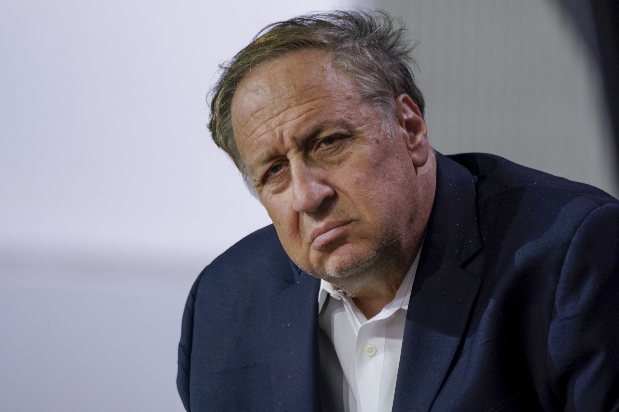 AMC Holders Rejection of CEO Adam Aron's $19 Million Pay - Bloomberg