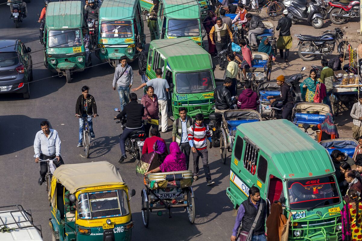 Anarchy on India’s Roads Has Driverless Car in a Jam - Bloomberg